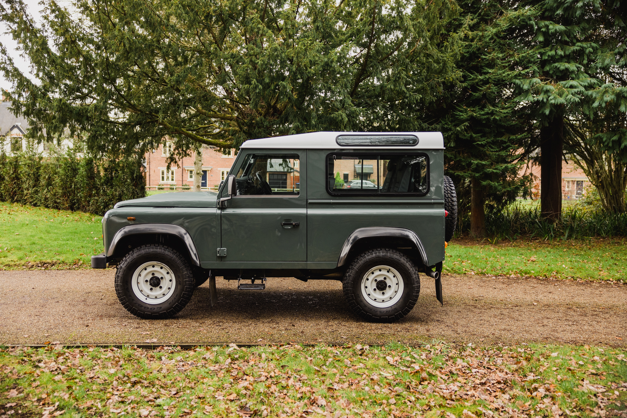 2016 LAND ROVER DEFENDER 90 - 39 MILES