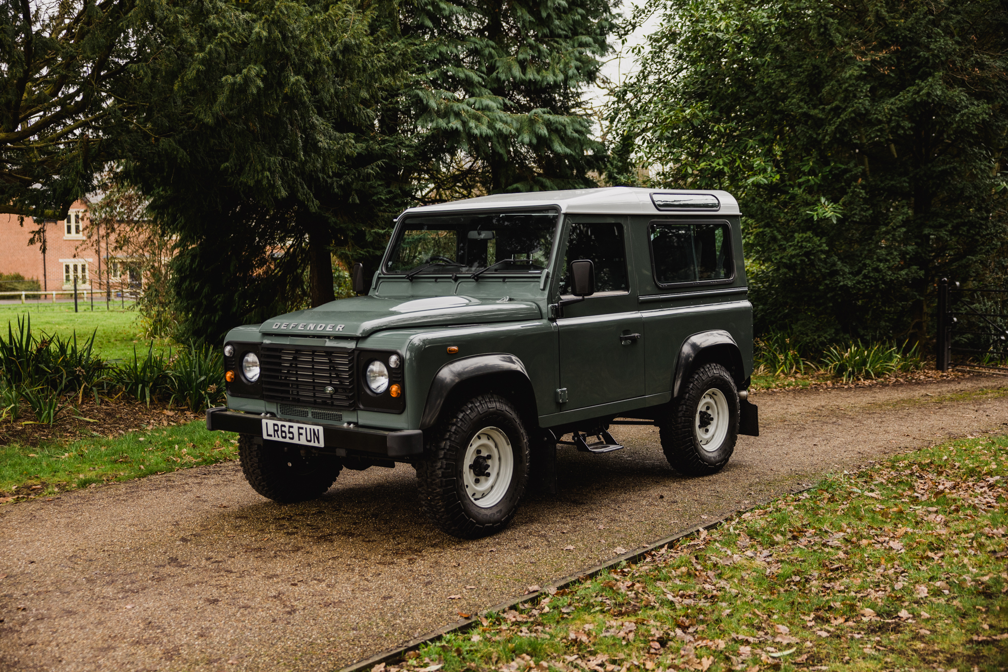 2016 LAND ROVER DEFENDER 90 - 39 MILES