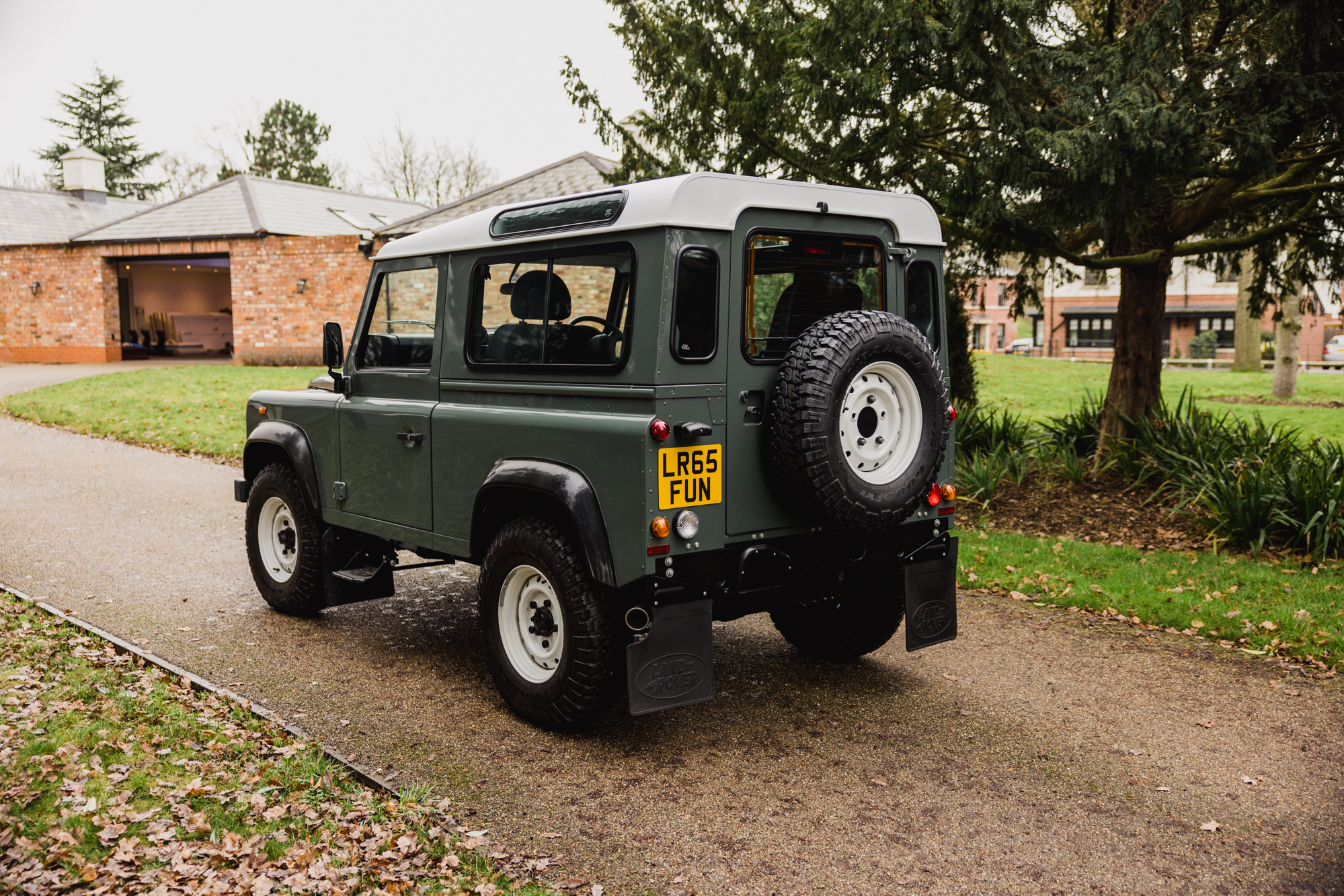 2016 LAND ROVER DEFENDER 90 - 39 MILES