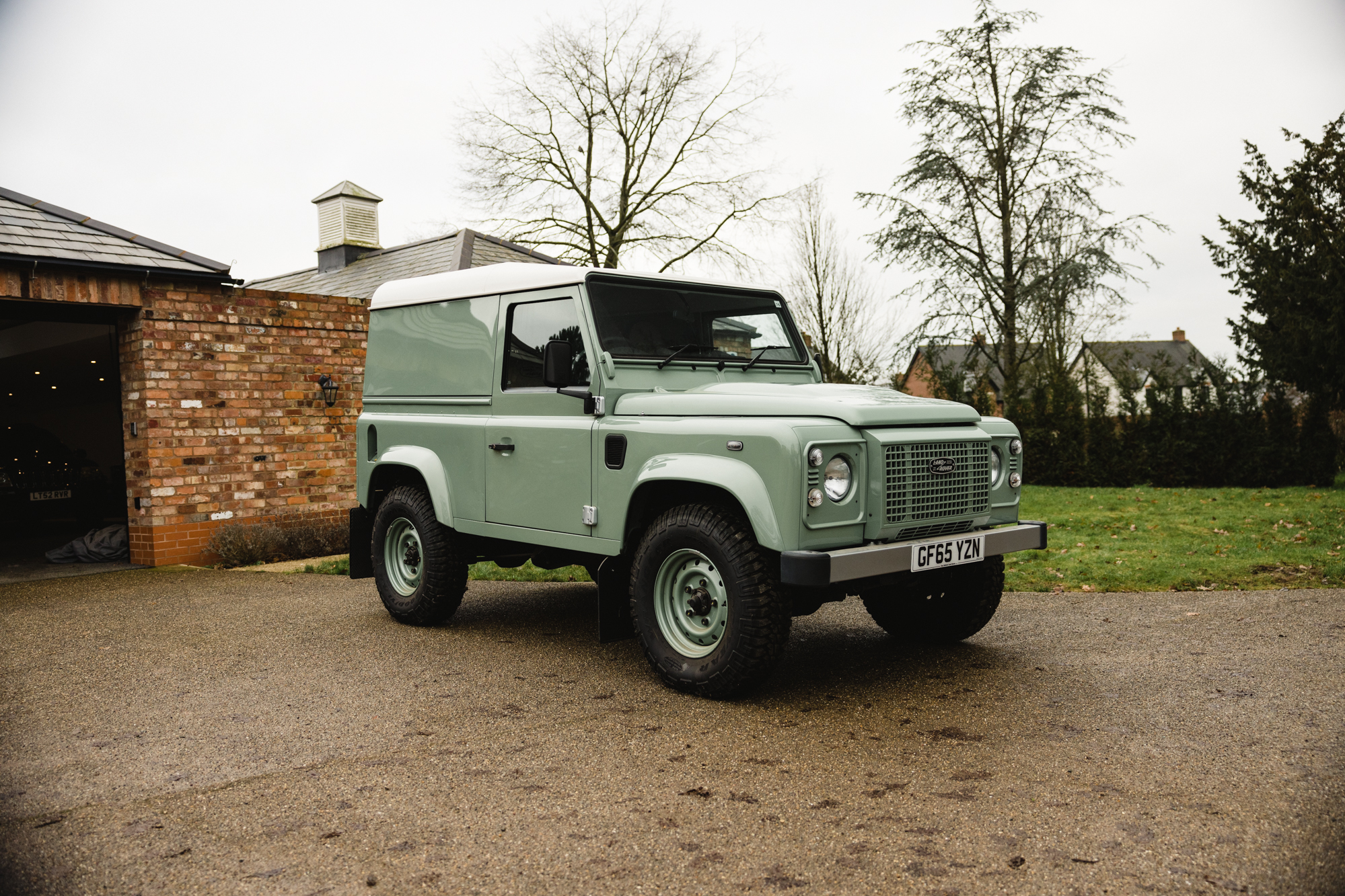 2015 LAND ROVER DEFENDER 90 HERITAGE - 18 MILES