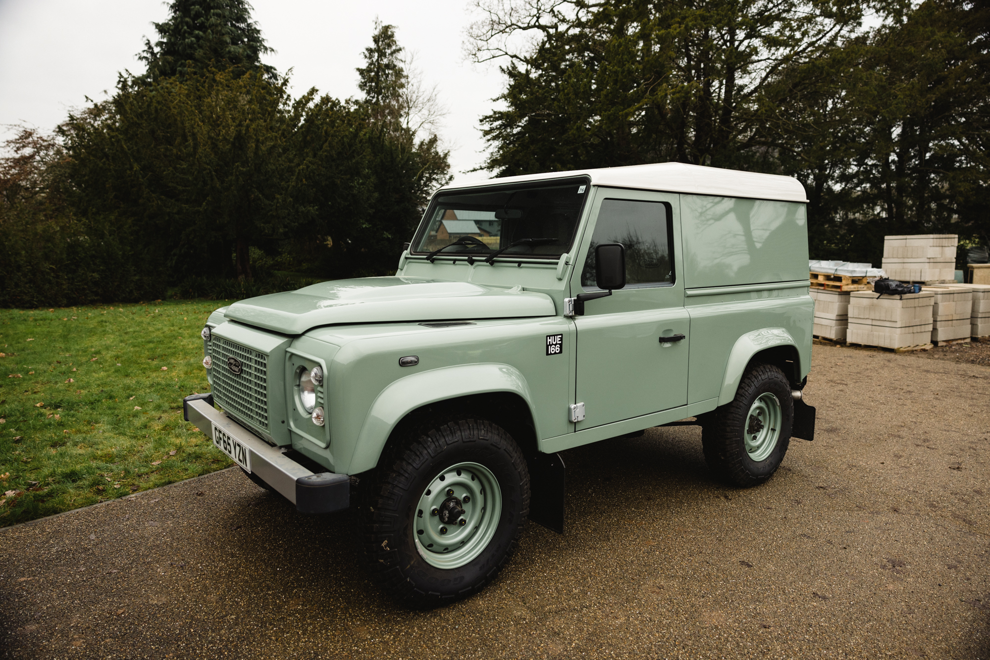 2015 LAND ROVER DEFENDER 90 HERITAGE - 18 MILES