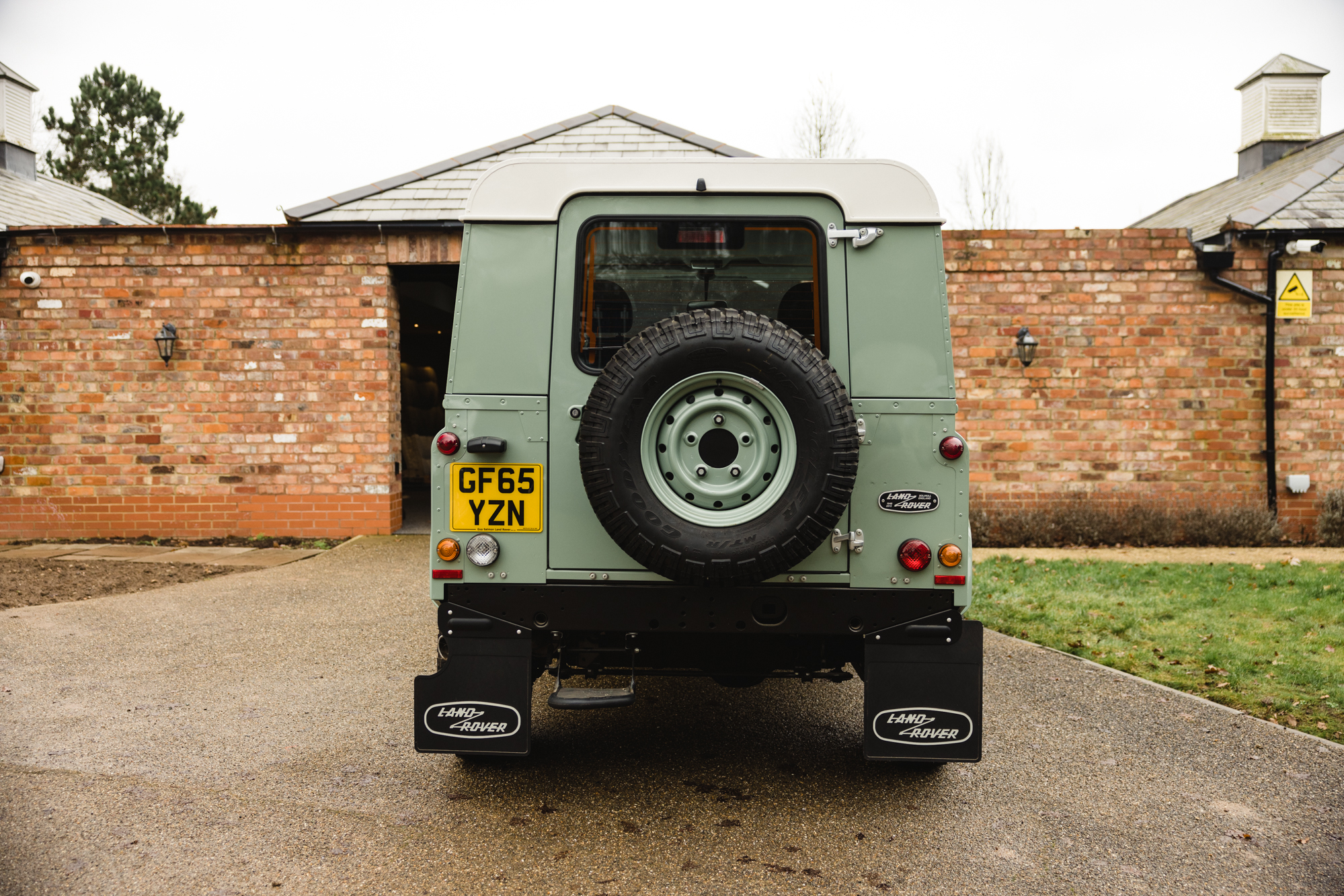 2015 LAND ROVER DEFENDER 90 HERITAGE - 18 MILES
