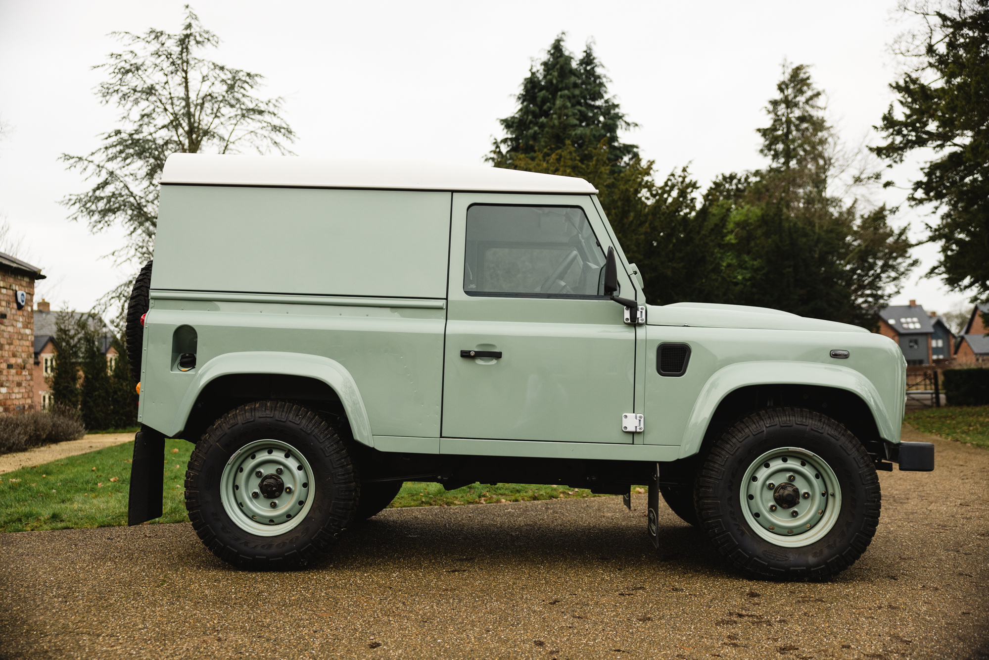 2015 LAND ROVER DEFENDER 90 HERITAGE - 18 MILES