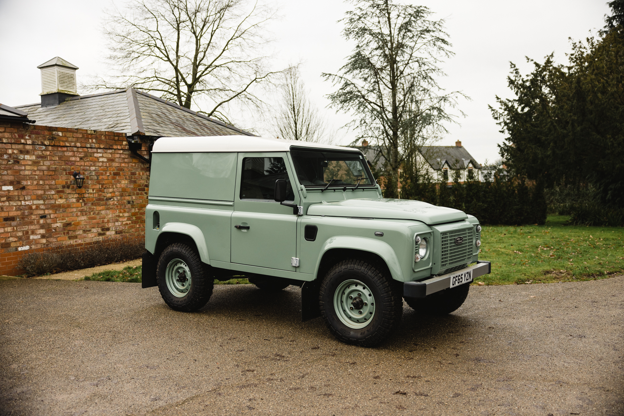 2015 LAND ROVER DEFENDER 90 HERITAGE - 18 MILES