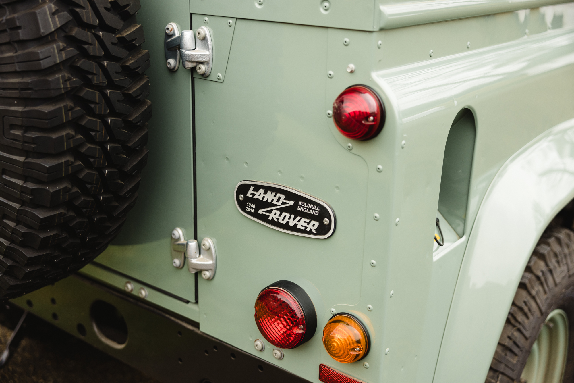 2015 LAND ROVER DEFENDER 90 HERITAGE - 18 MILES