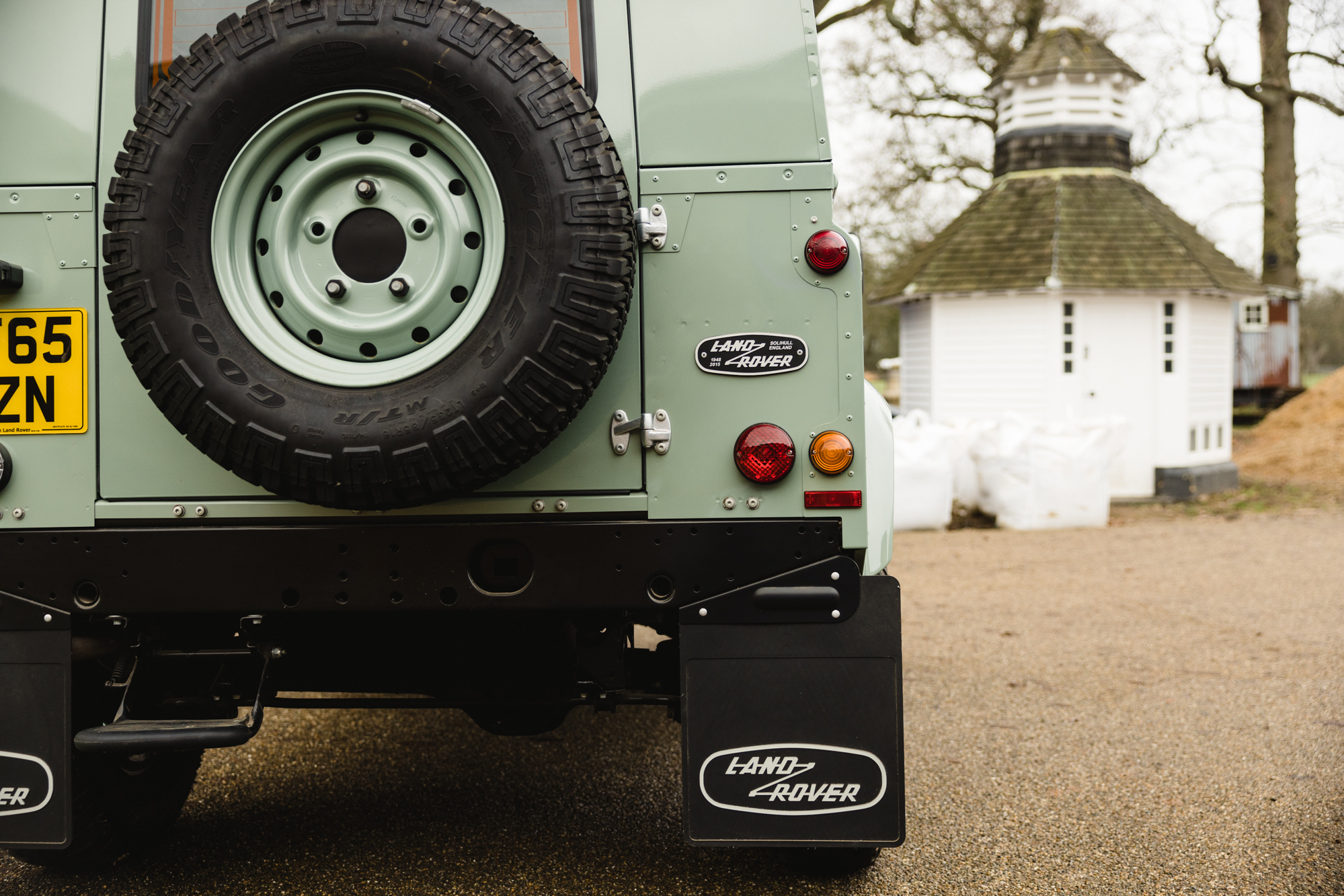 2015 LAND ROVER DEFENDER 90 HERITAGE - 18 MILES