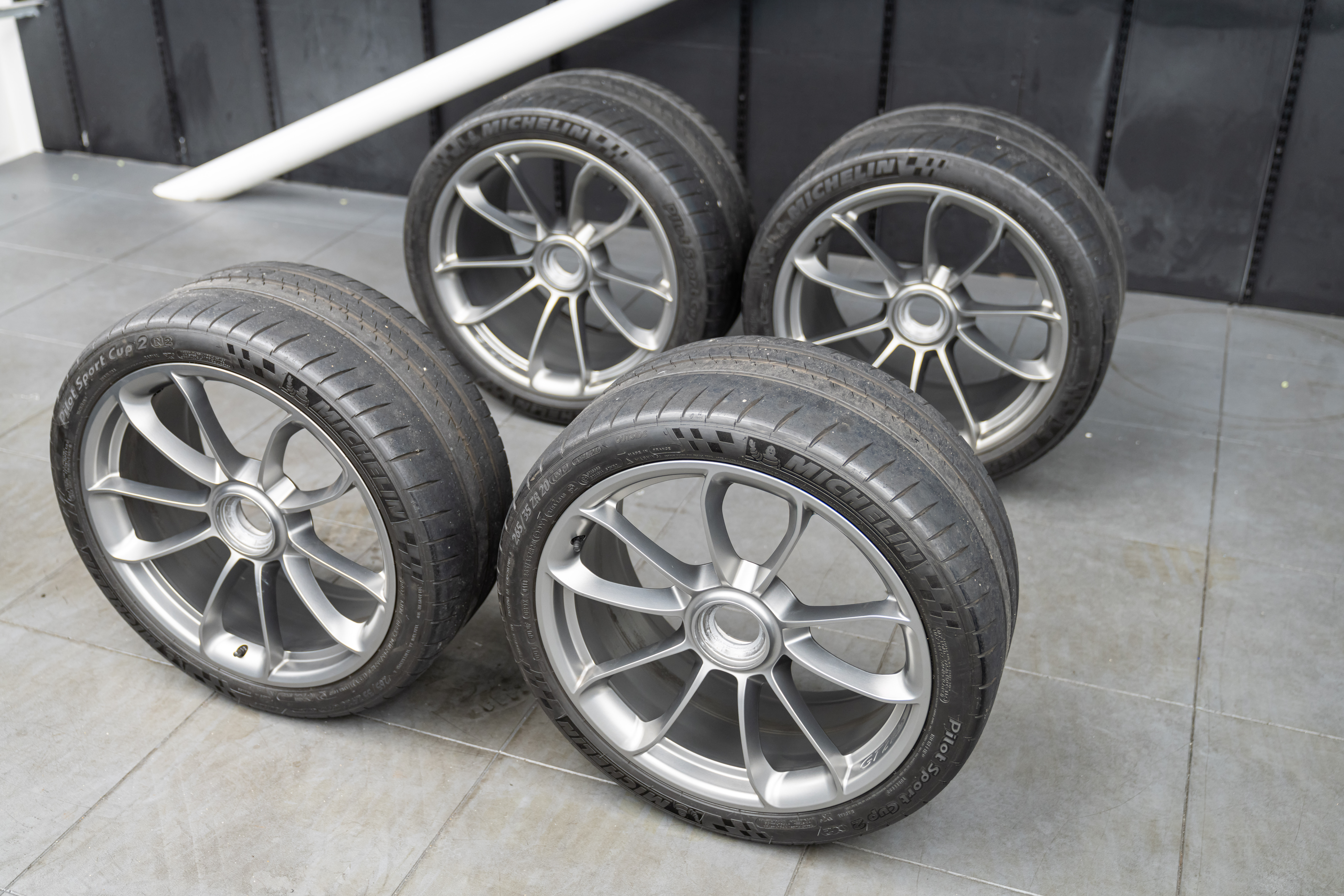 SET OF PORSCHE 911 (991) GT2 RS WHEELS AND TYRES