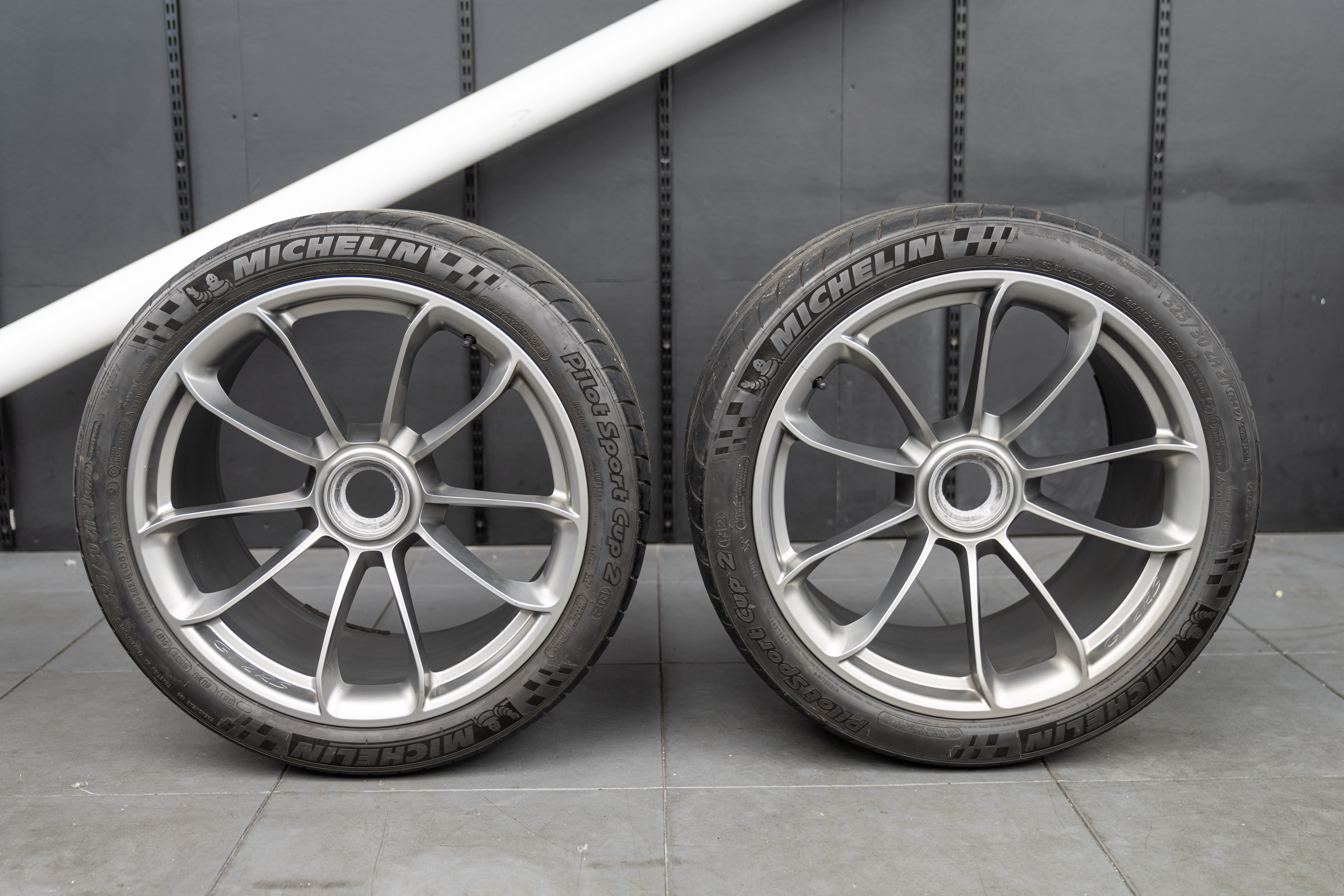 SET OF PORSCHE 911 (991) GT2 RS WHEELS AND TYRES