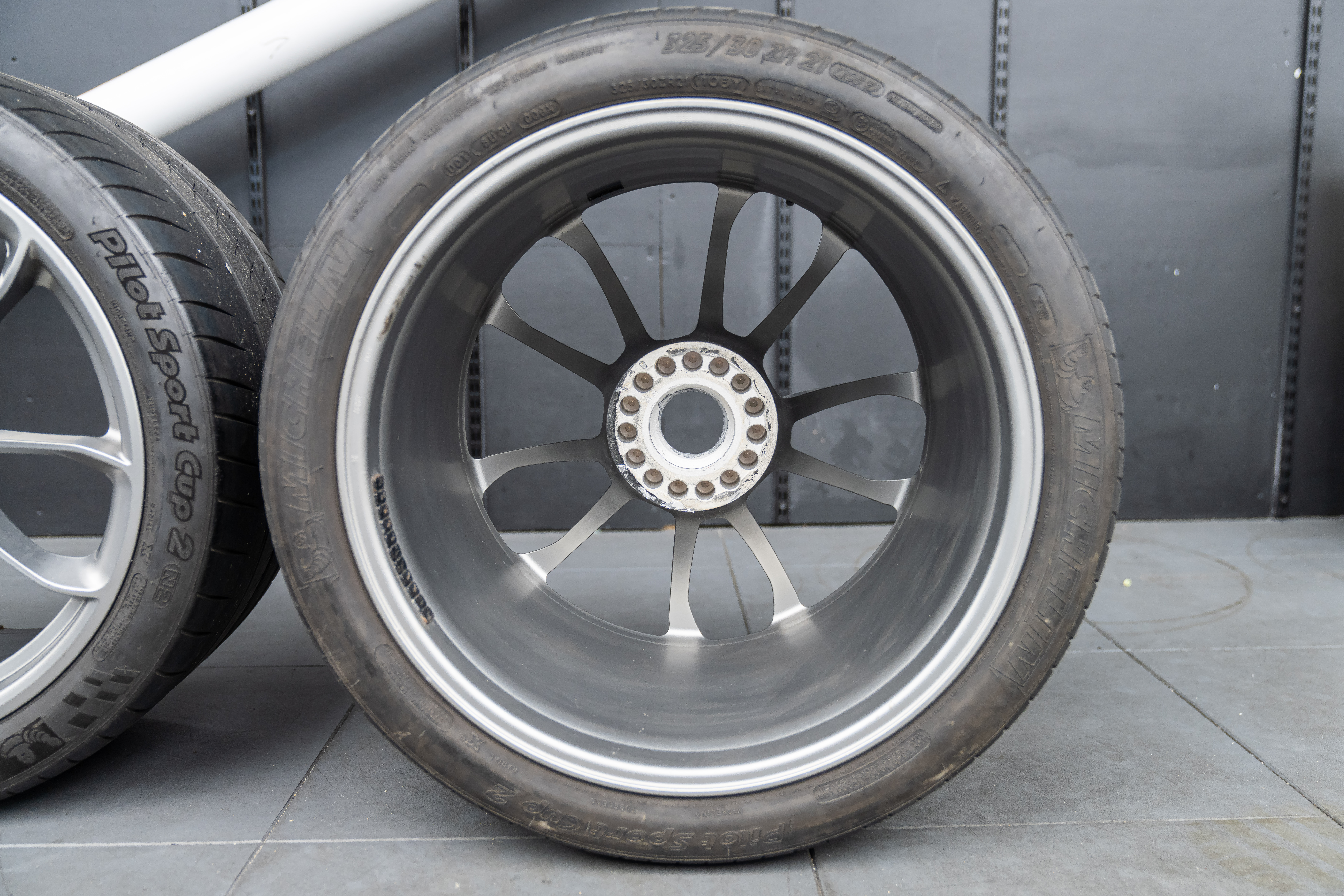 SET OF PORSCHE 911 (991) GT2 RS WHEELS AND TYRES