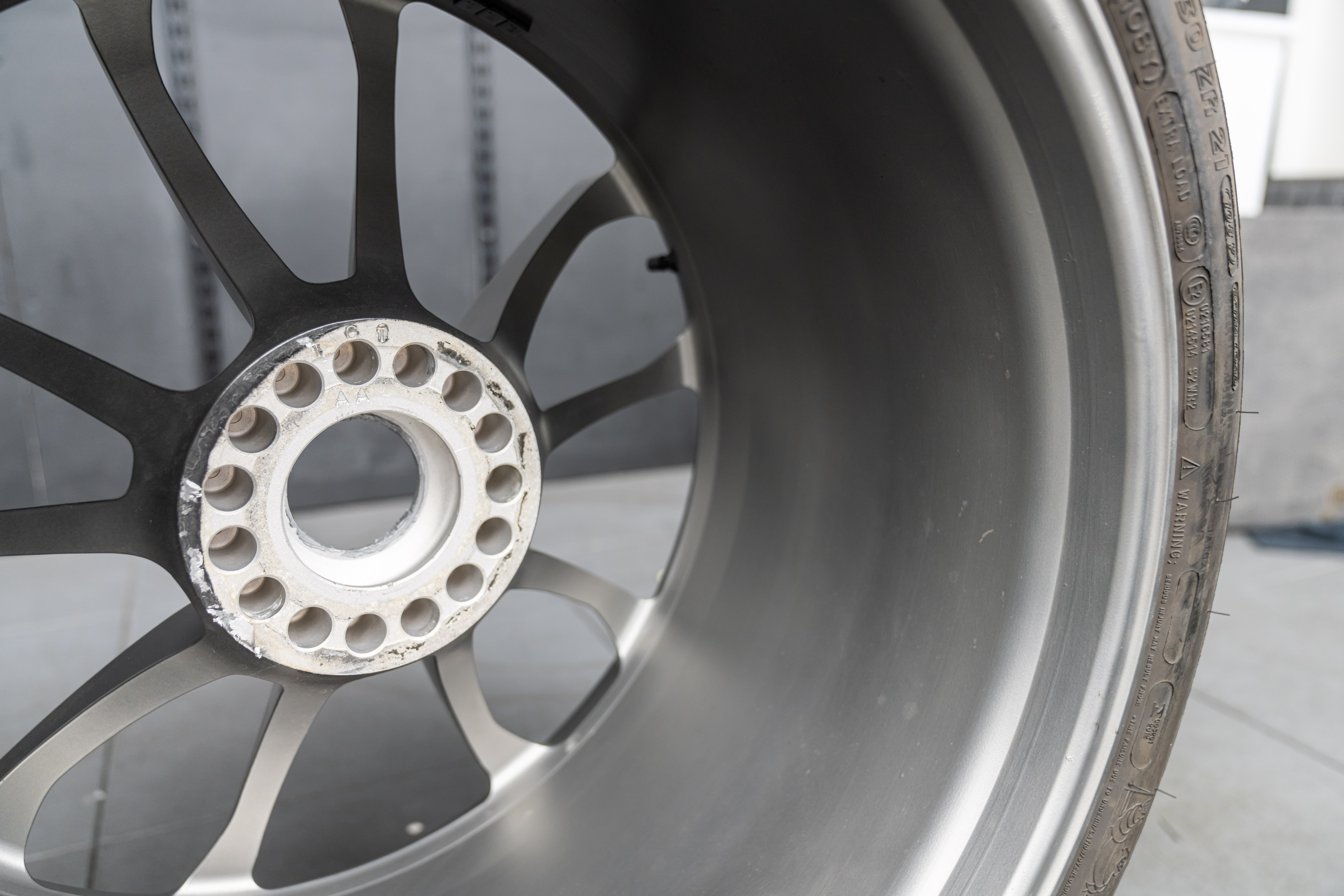 SET OF PORSCHE 911 (991) GT2 RS WHEELS AND TYRES