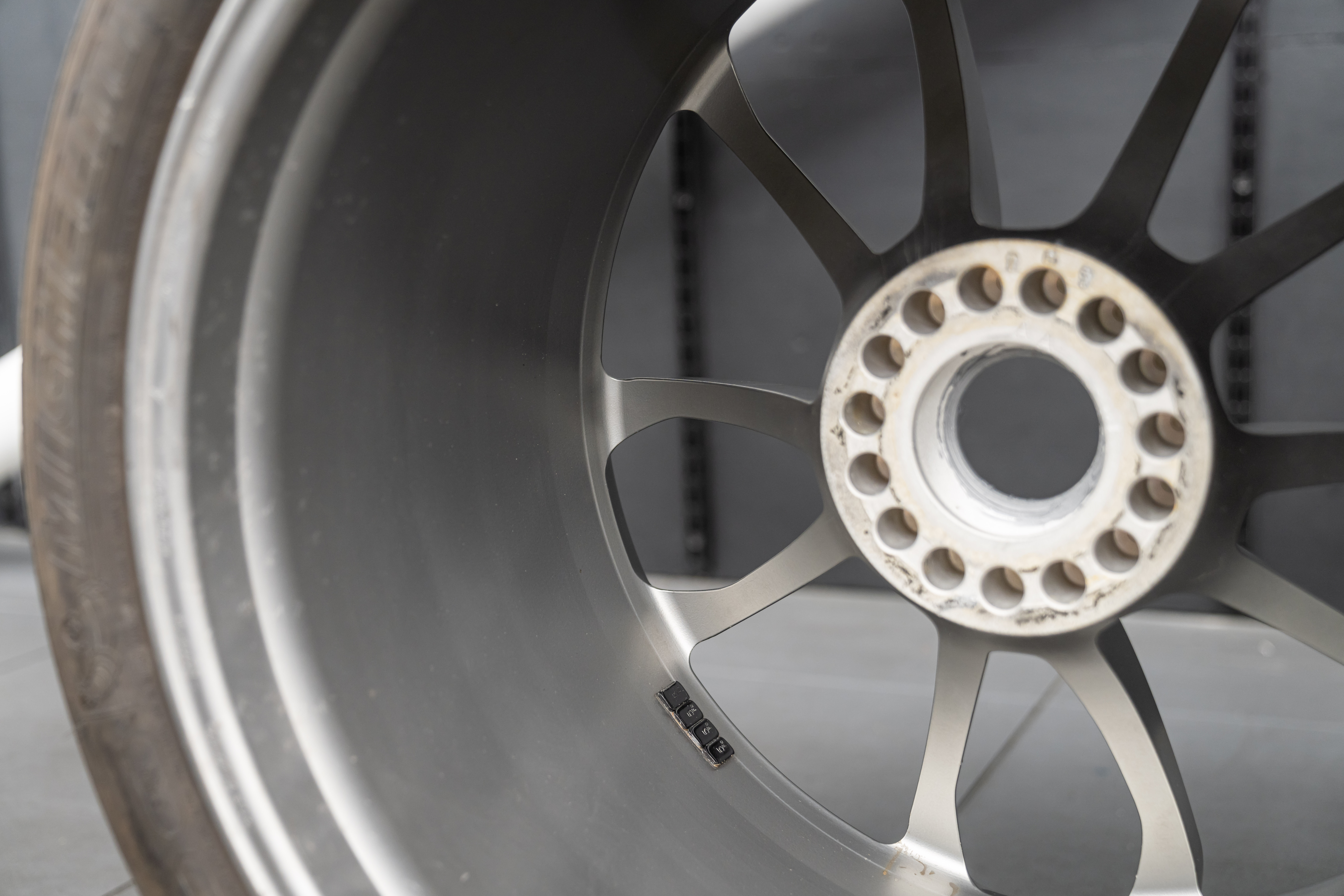 SET OF PORSCHE 911 (991) GT2 RS WHEELS AND TYRES