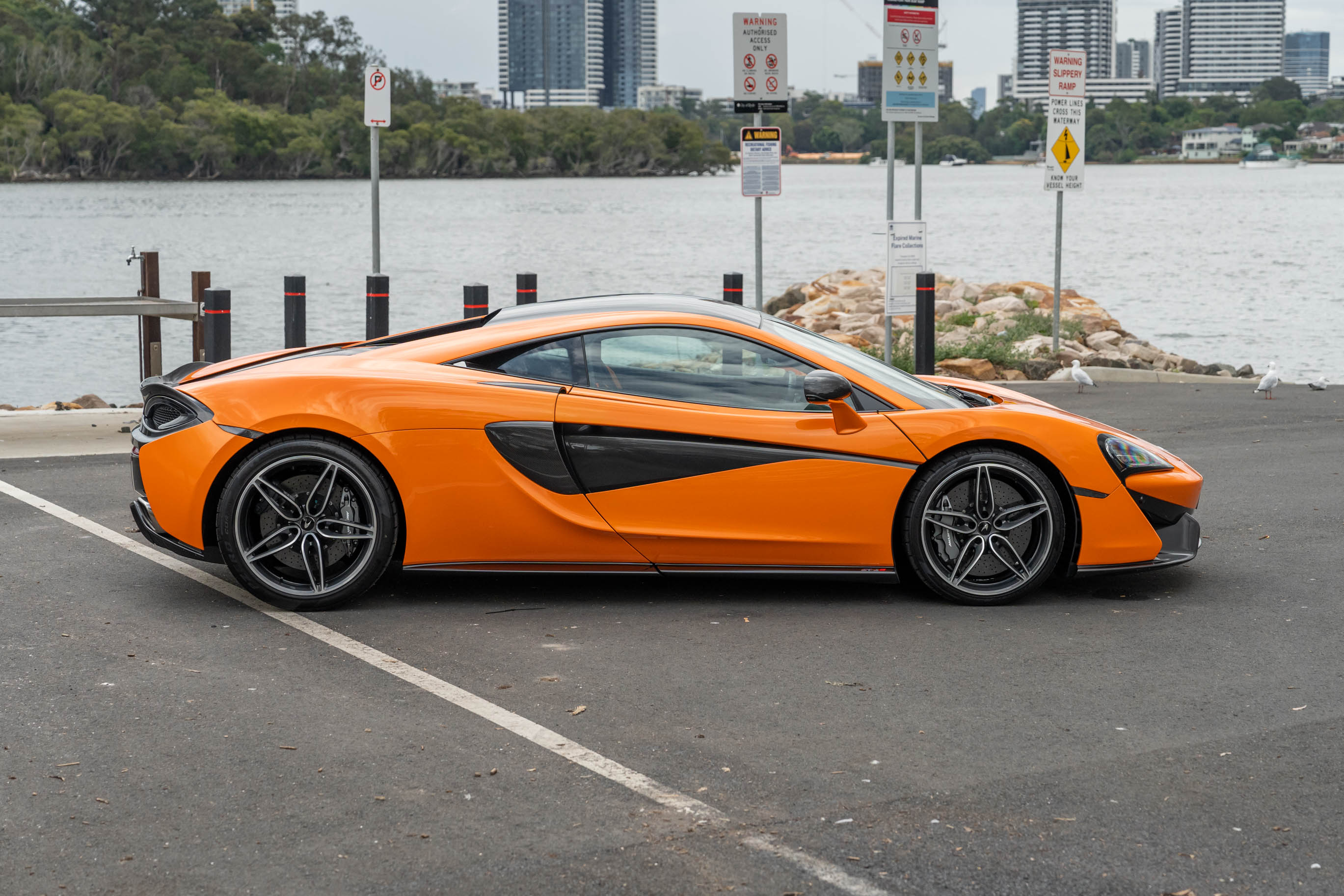 2019 MCLAREN 570S