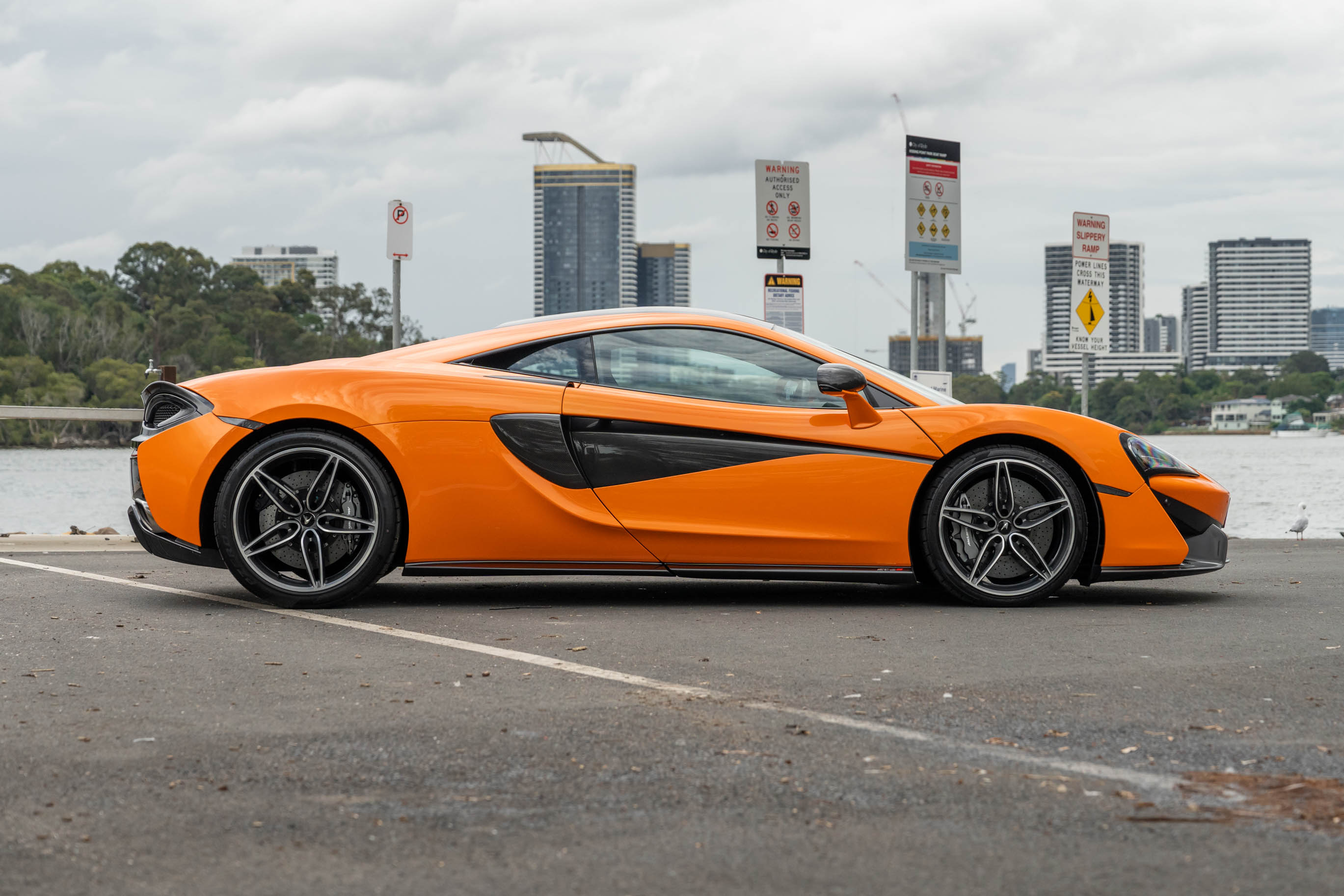 2019 MCLAREN 570S