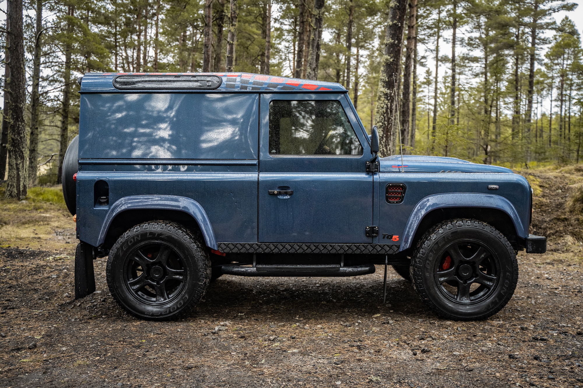 2005 LAND ROVER DEFENDER 90 TD5