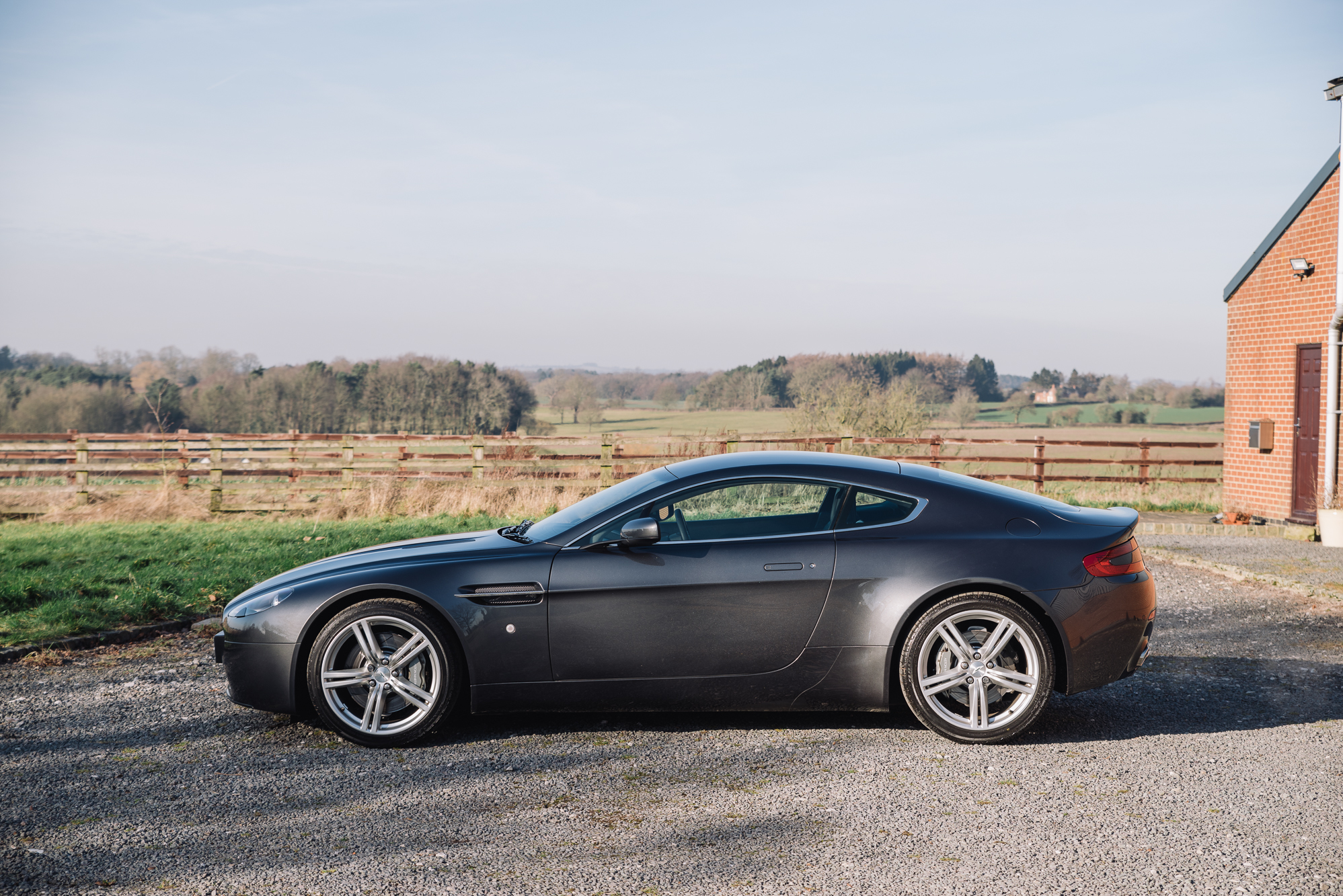 2008 ASTON MARTIN V8 VANTAGE - MANUAL