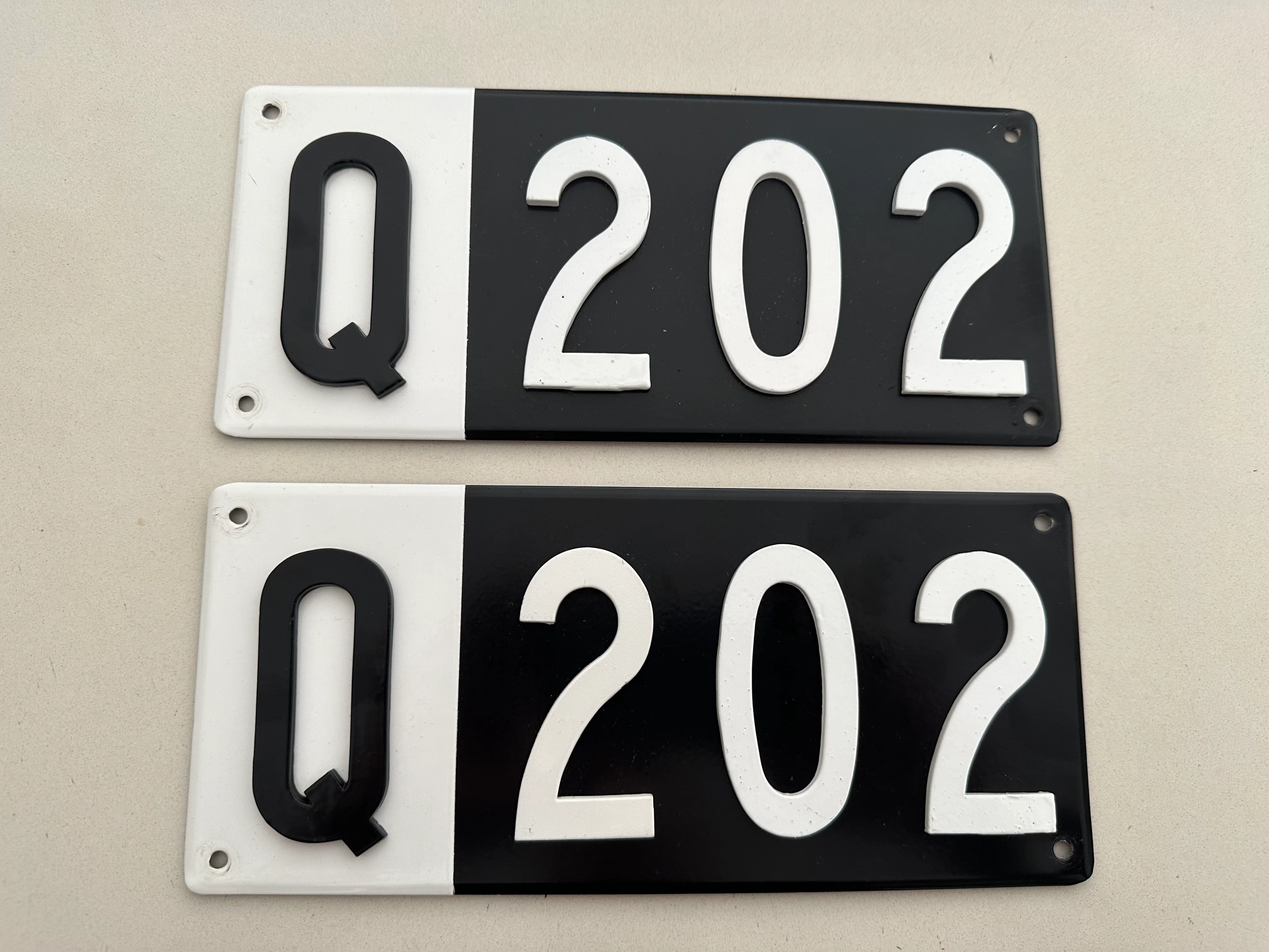 'Q202' - QUEENSLAND HERITAGE NUMBER PLATE