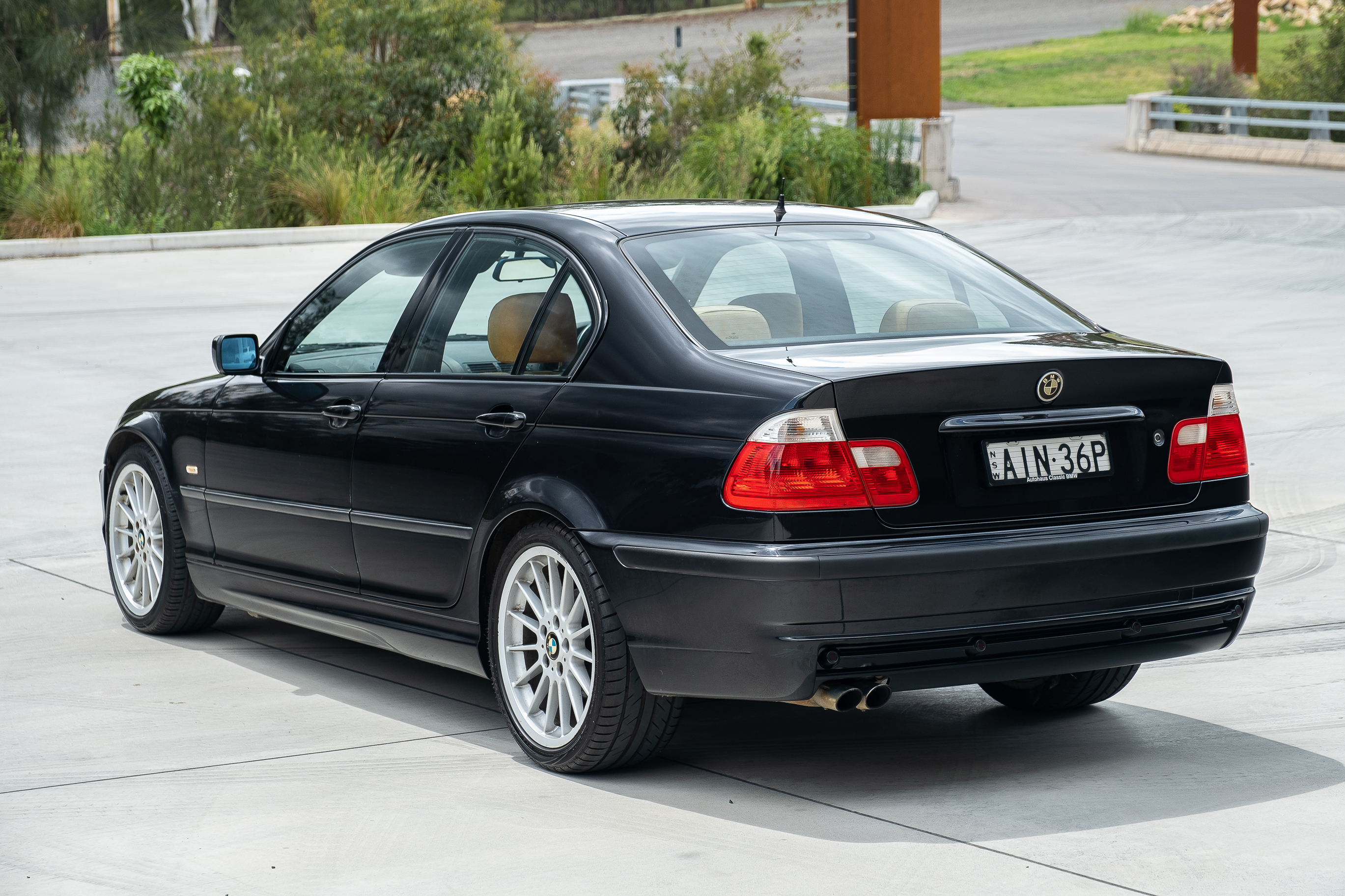 2000 BMW (E46) 323I SPORT