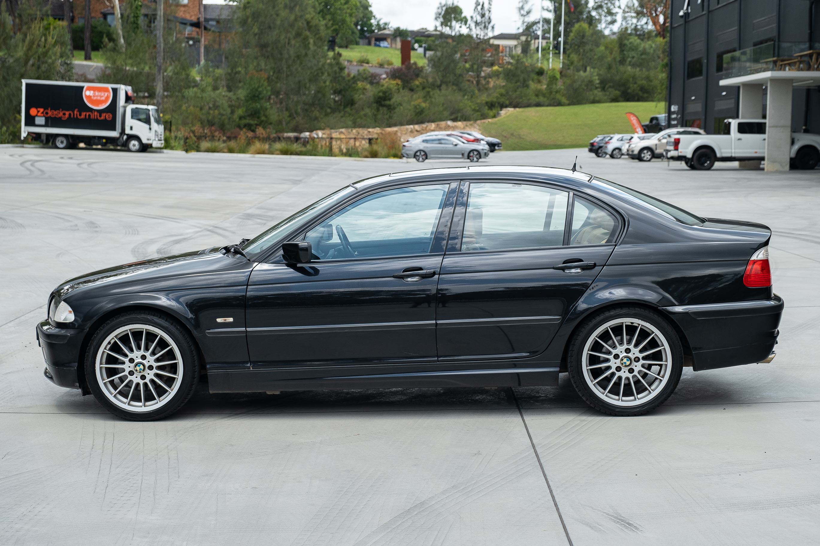 2000 BMW (E46) 323I SPORT
