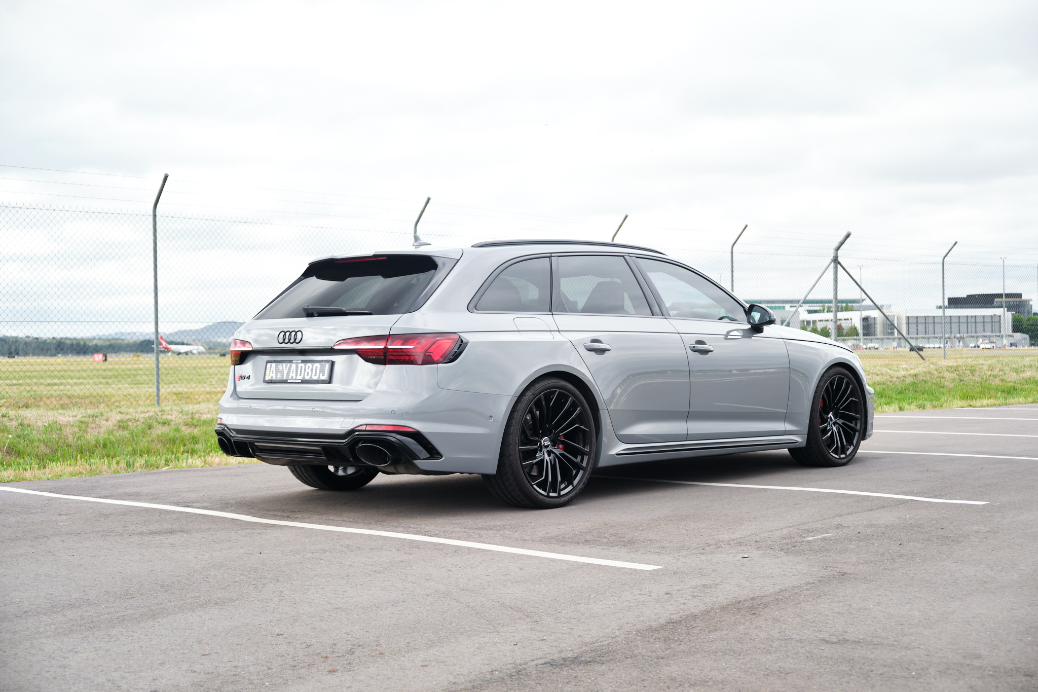 2020 AUDI RS4 AVANT