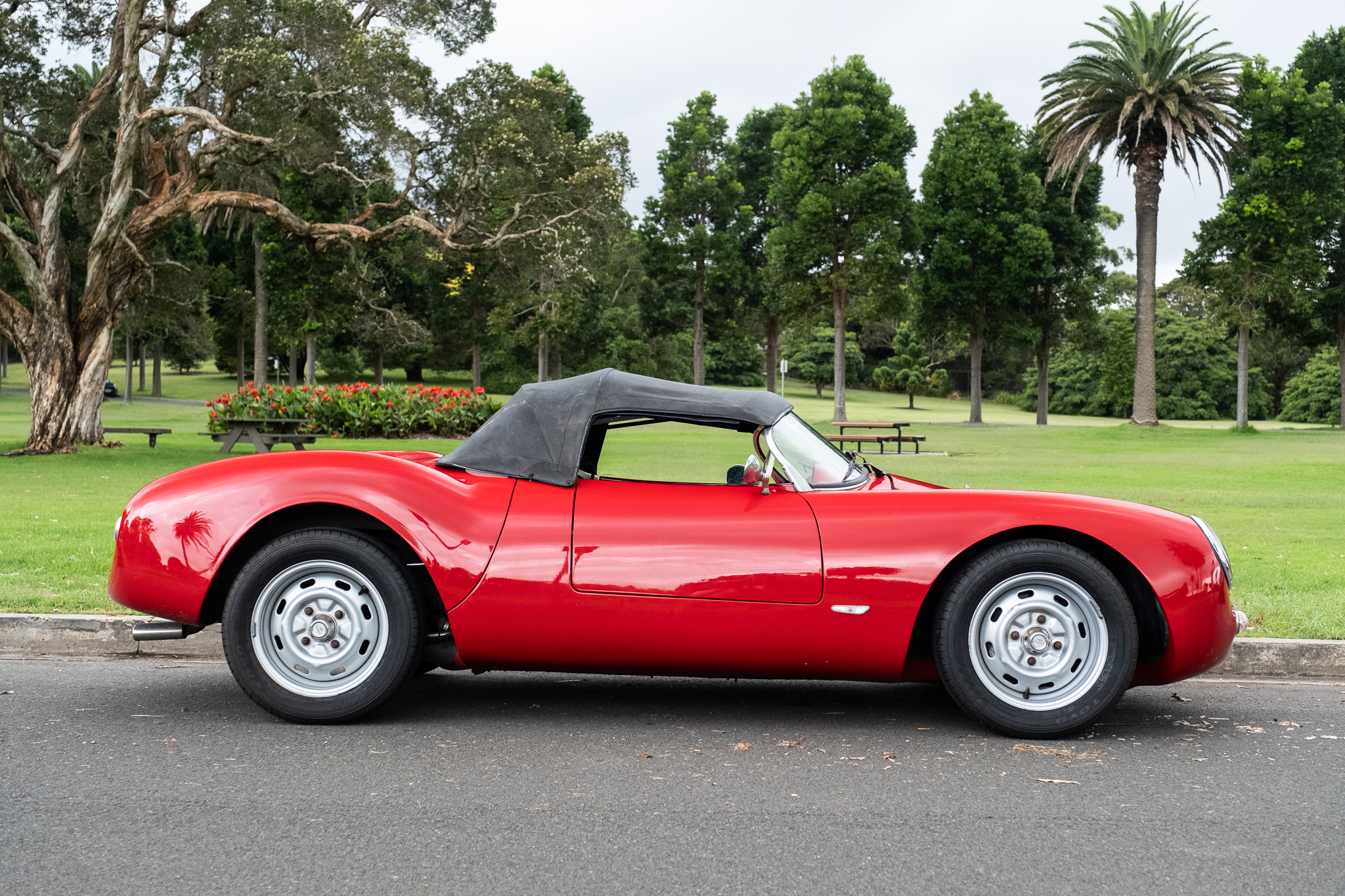 2009 CHAMONIX SPYDER 550S REPLICA