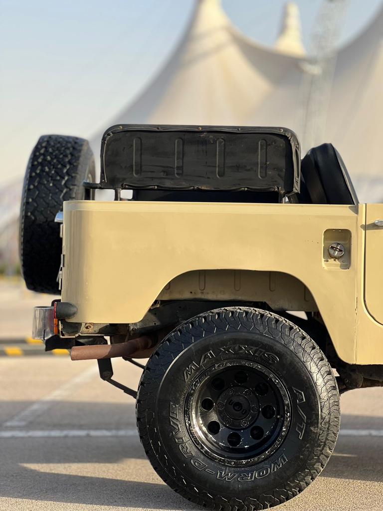 1977 TOYOTA FJ40 LAND CRUISER