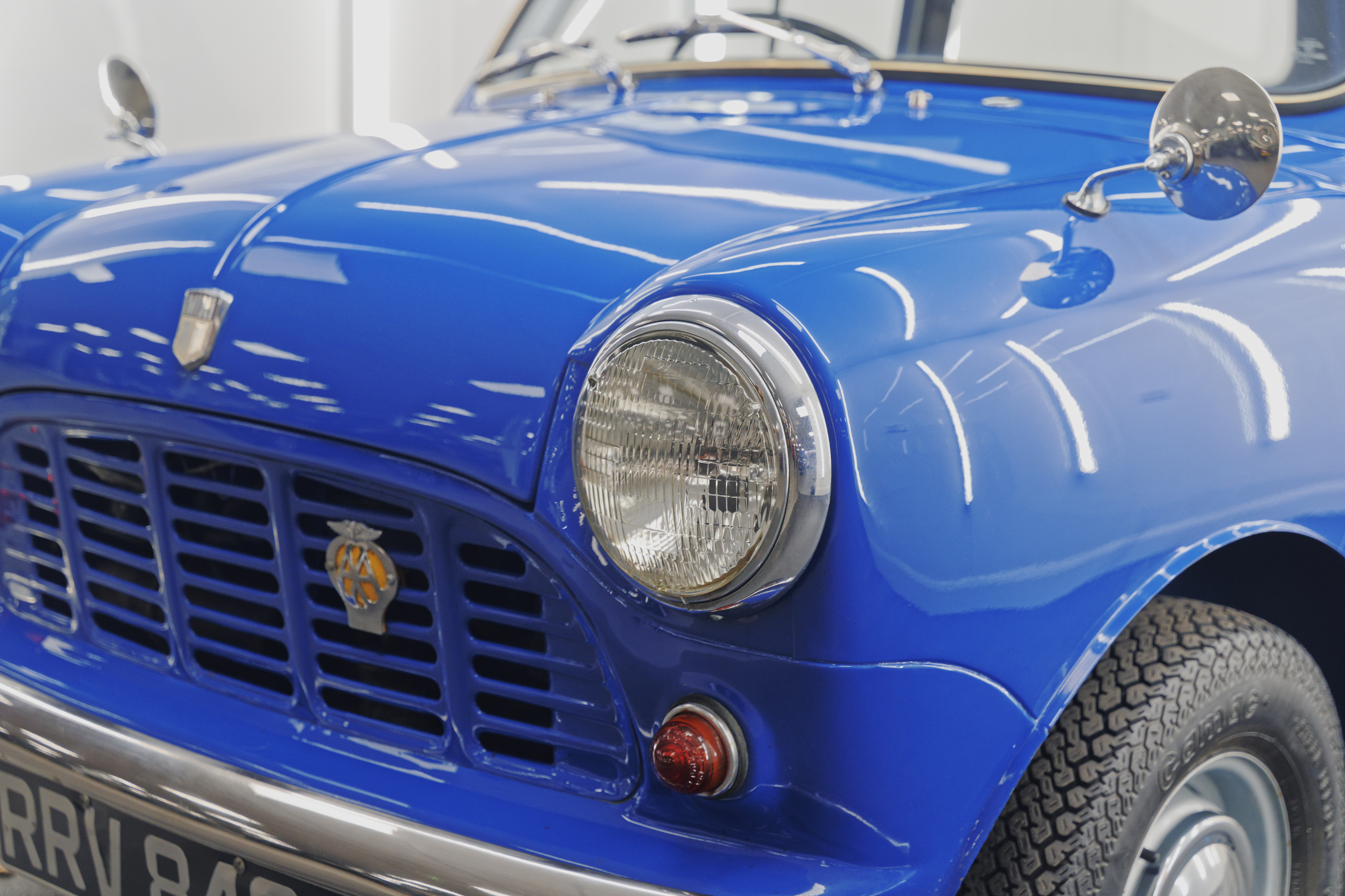 1971 MORRIS MINI VAN