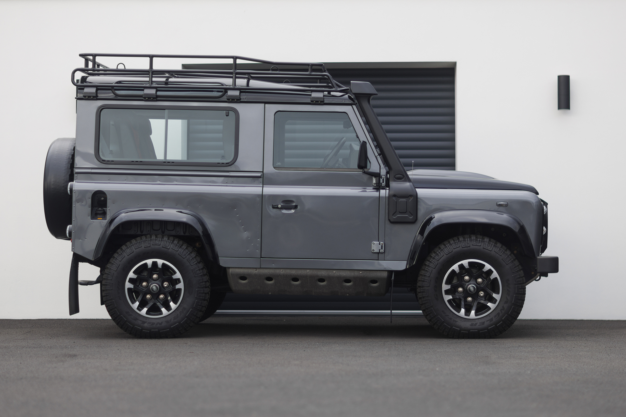 2016 LAND ROVER DEFENDER 90 ADVENTURE - 701 MILES