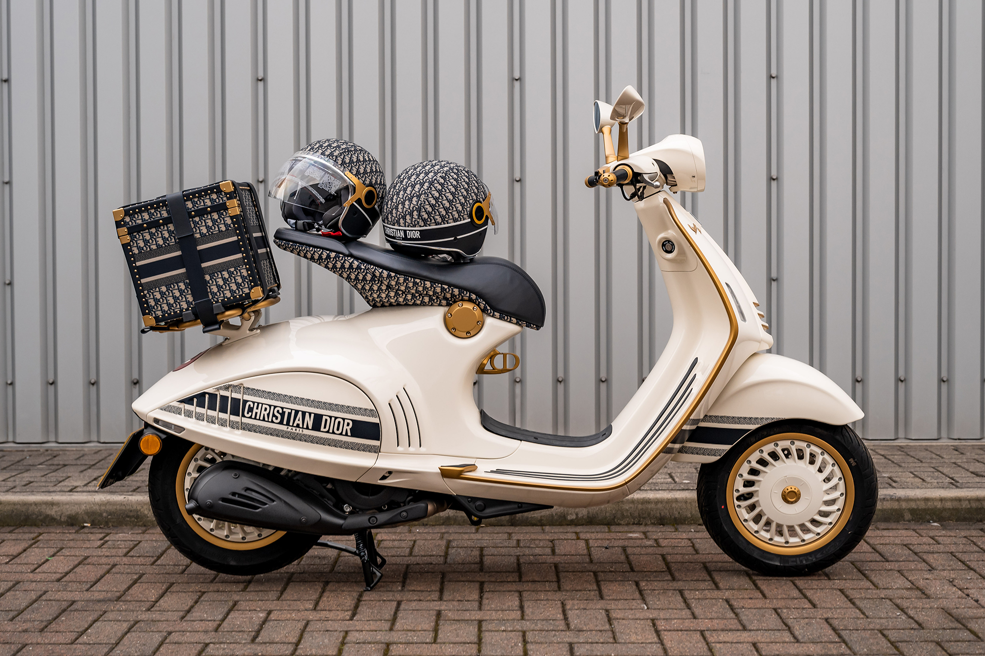 2021 PIAGGIO VESPA 946 - CHRISTIAN DIOR