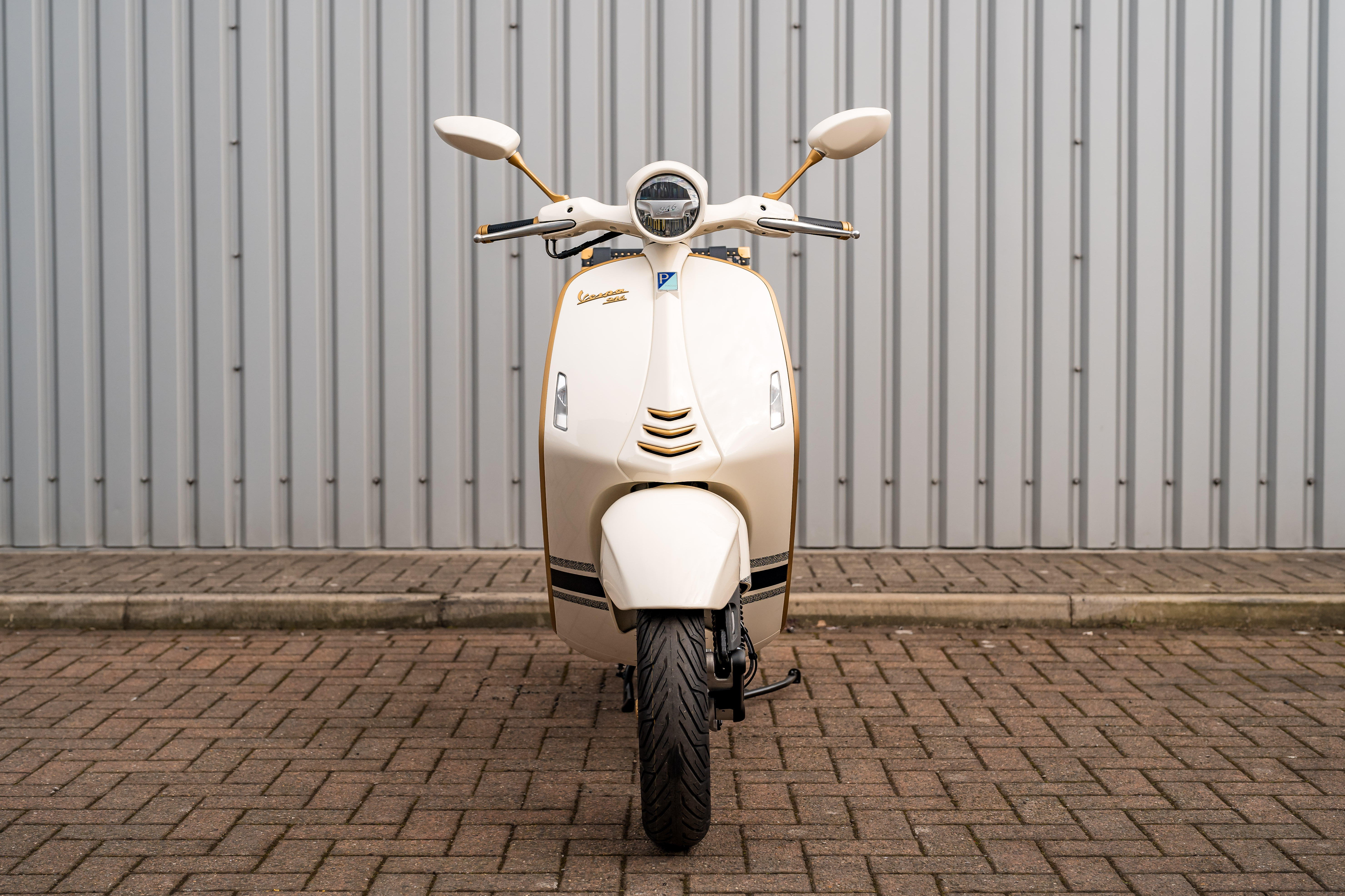 2021 PIAGGIO VESPA 946 - CHRISTIAN DIOR