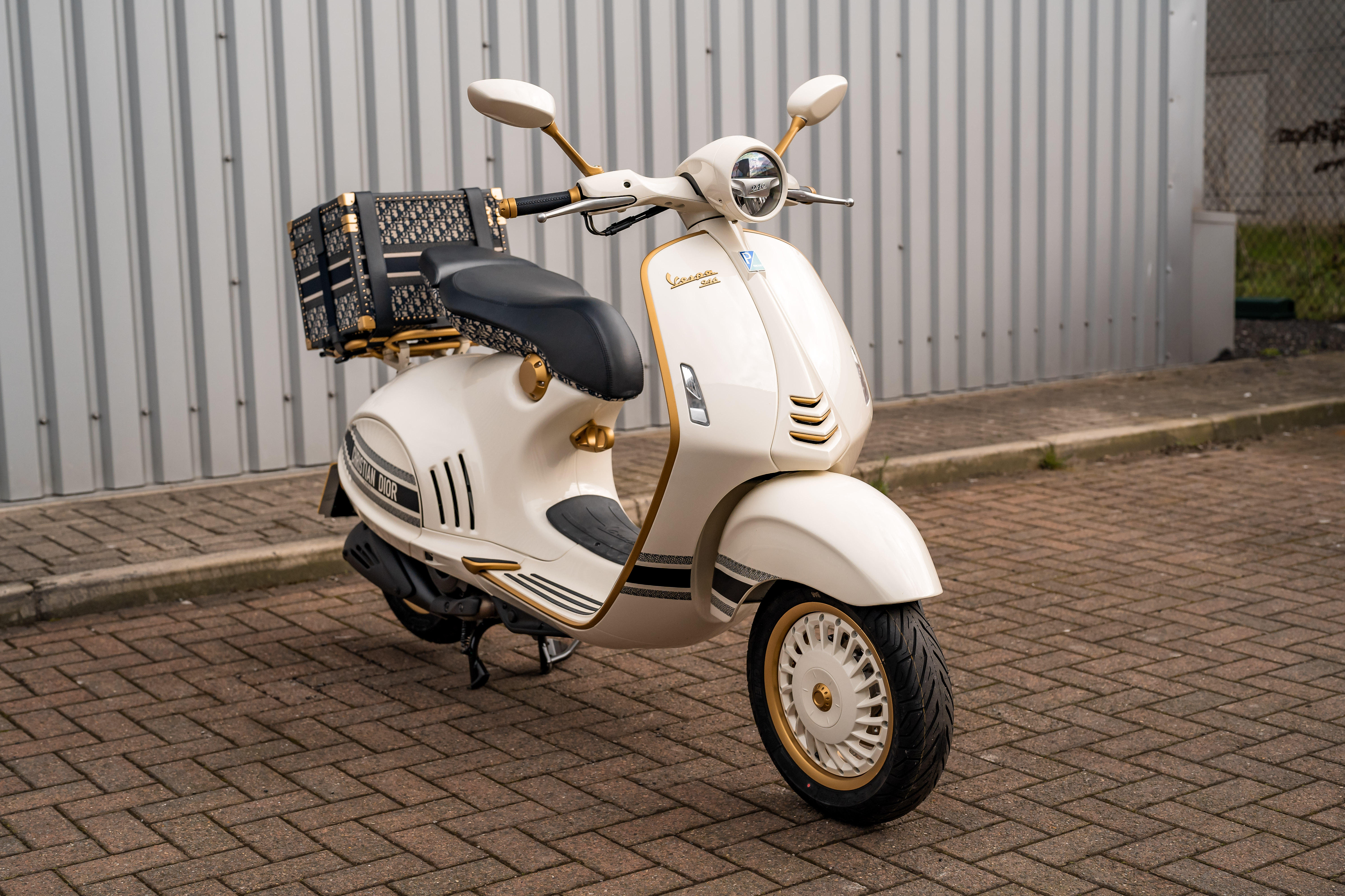 2021 PIAGGIO VESPA 946 - CHRISTIAN DIOR