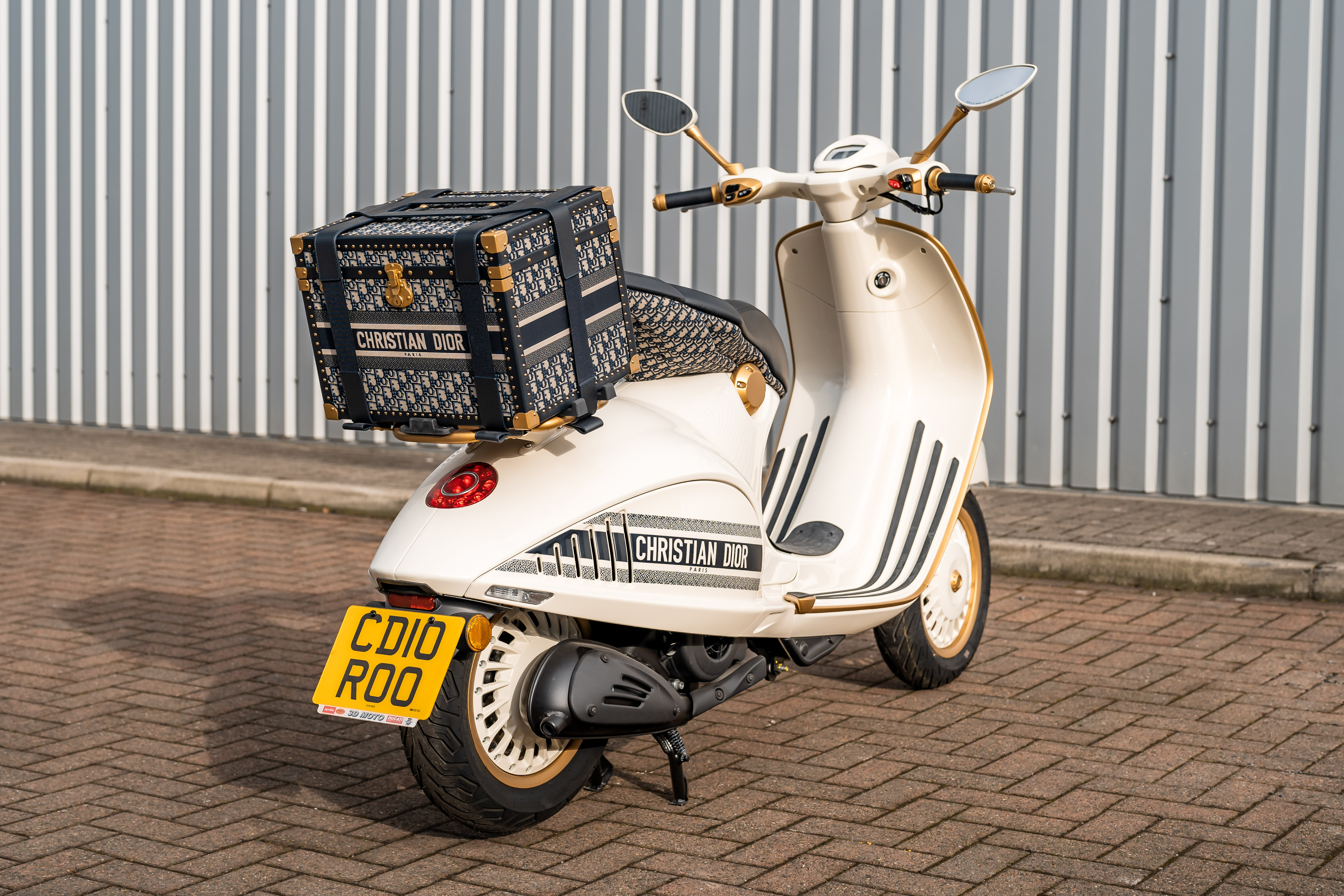 2021 PIAGGIO VESPA 946 - CHRISTIAN DIOR