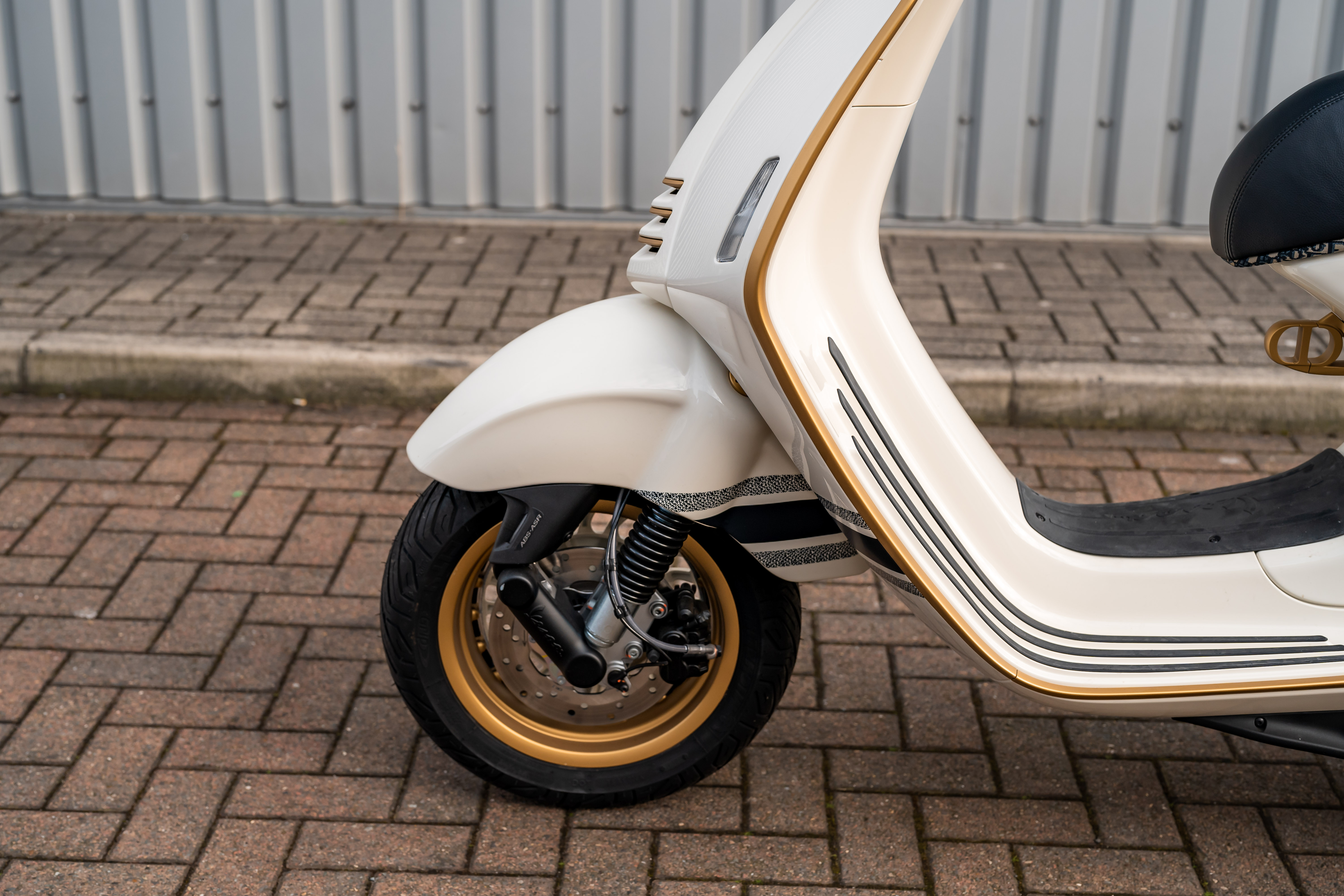 2021 PIAGGIO VESPA 946 - CHRISTIAN DIOR