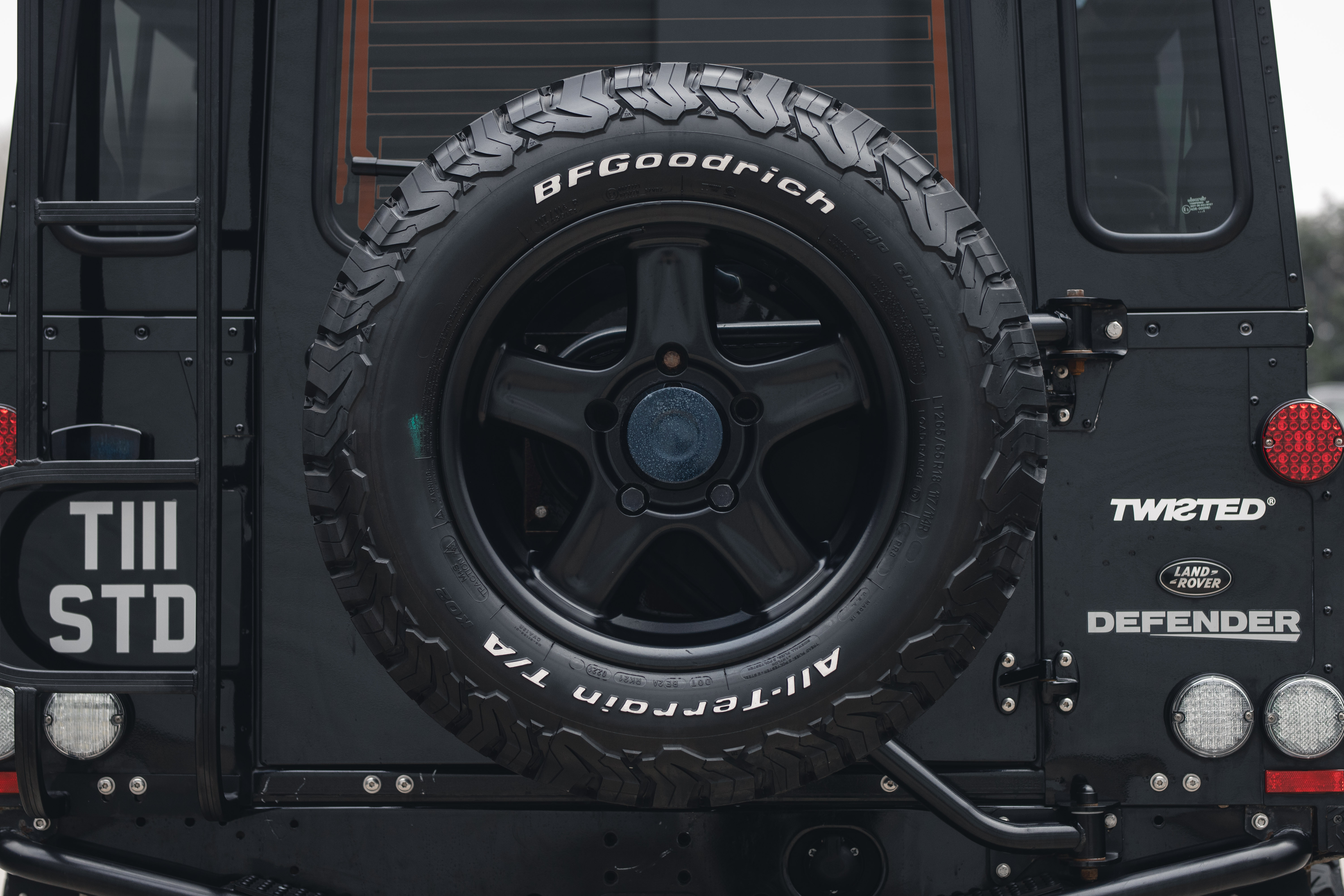 2013 LAND ROVER DEFENDER 110 XS 'TWISTED'