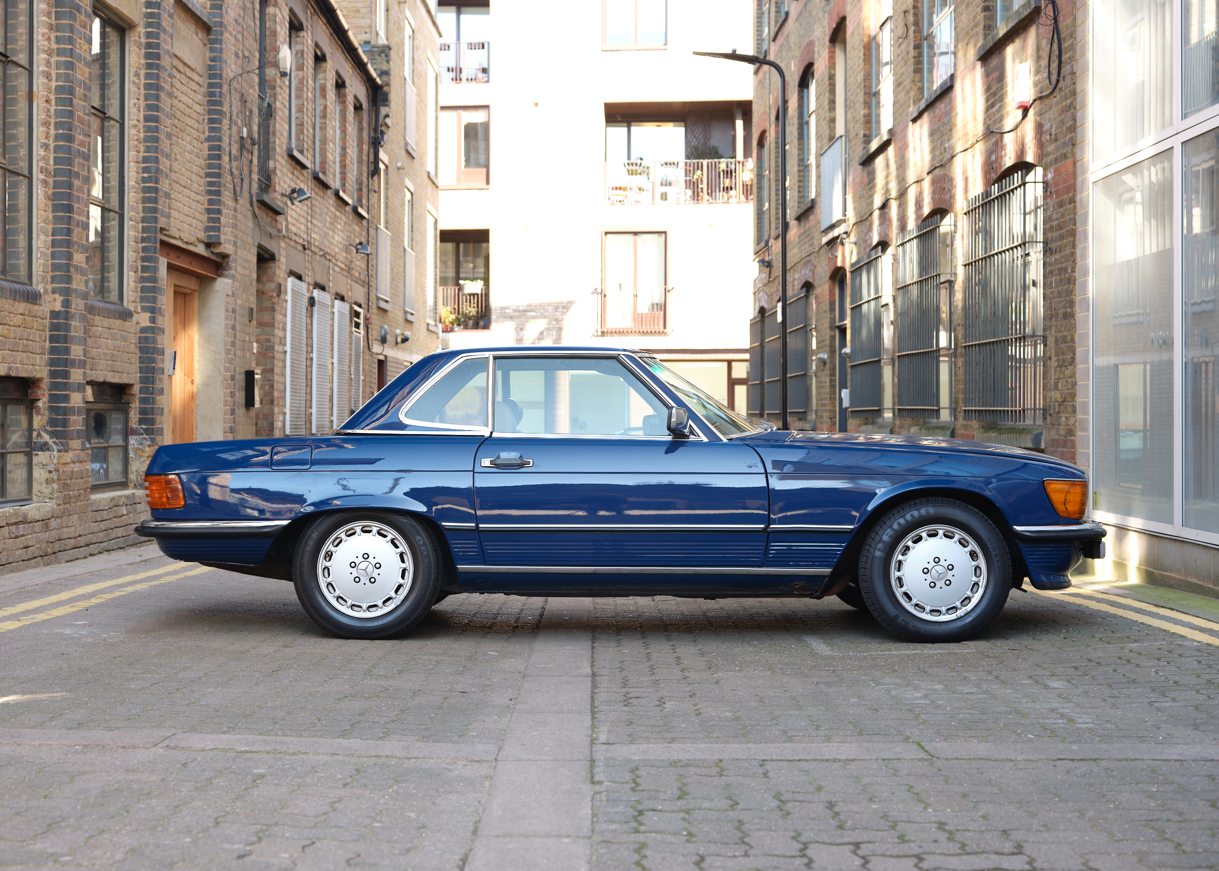 1987 MERCEDES-BENZ (R107) 500 SL