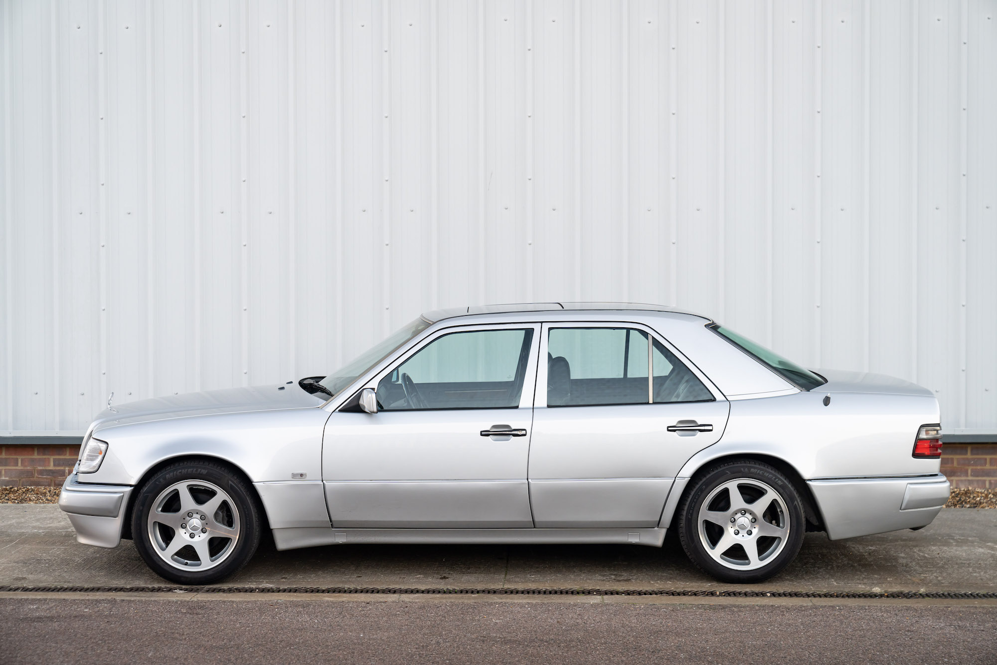 1992 MERCEDES-BENZ (W124) 500E