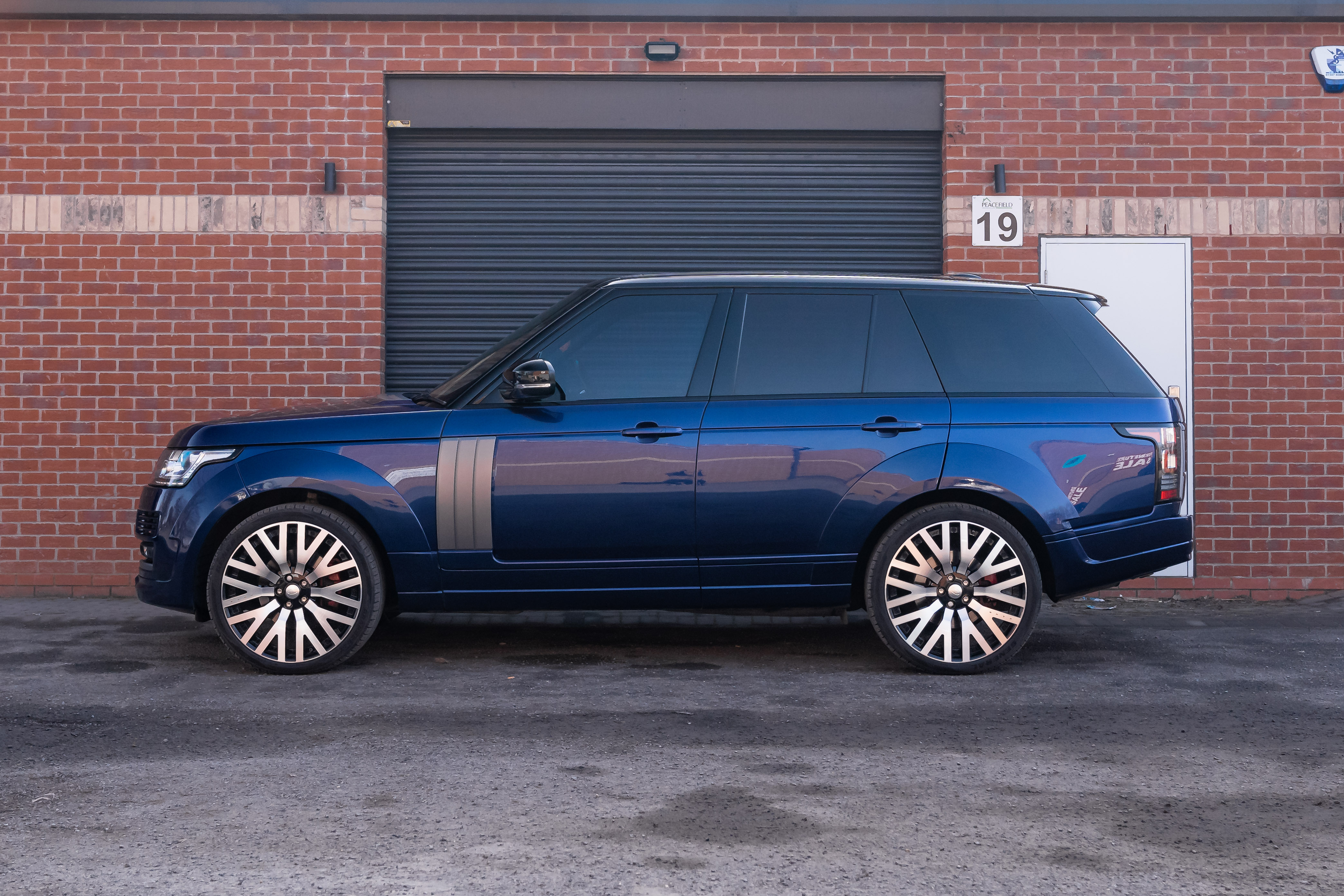 2014 RANGE ROVER VOGUE ‘PROJECT KAHN’ RS600
