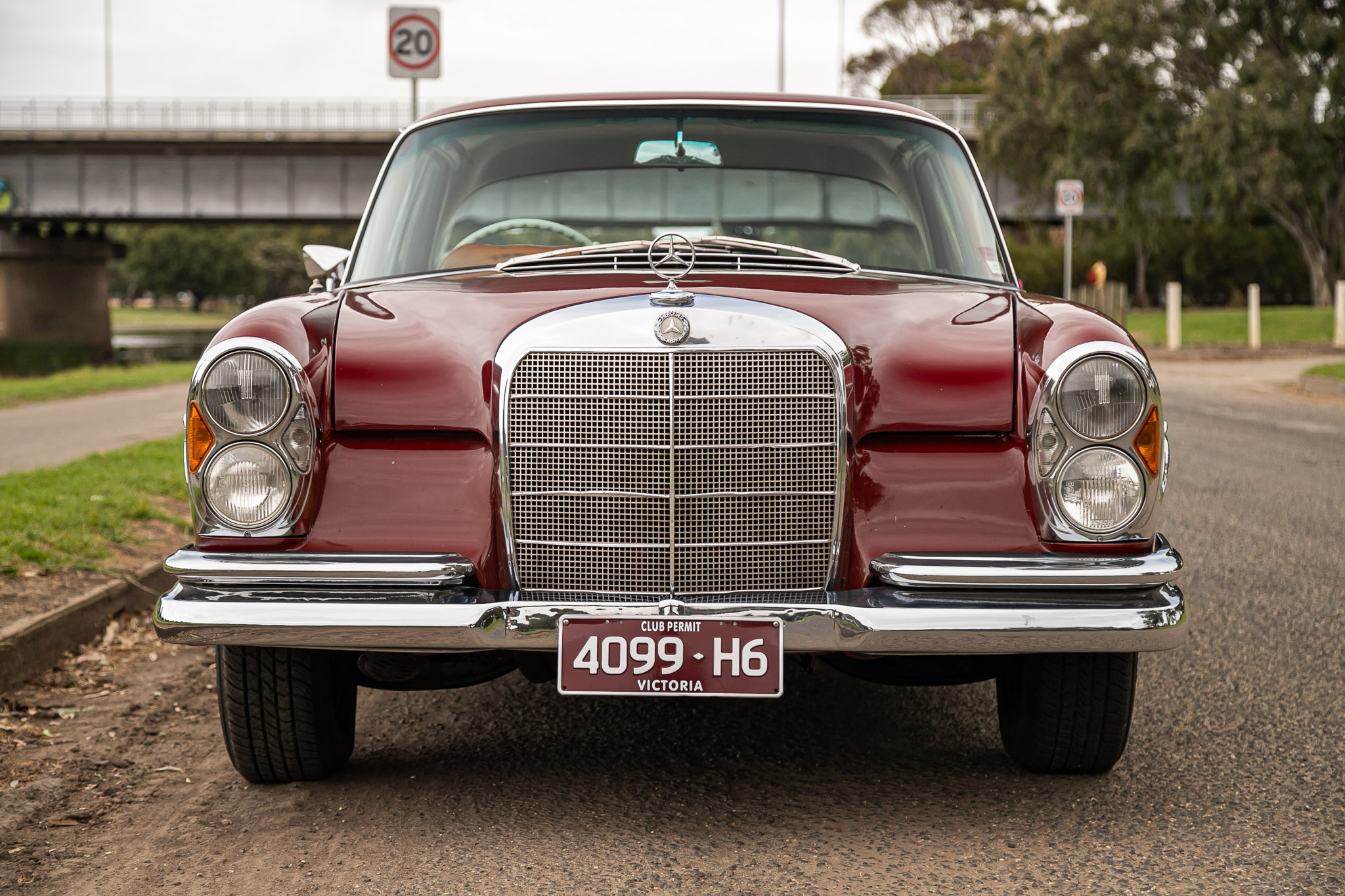 1967 MERCEDES-BENZ (W112) 300SE COUPE