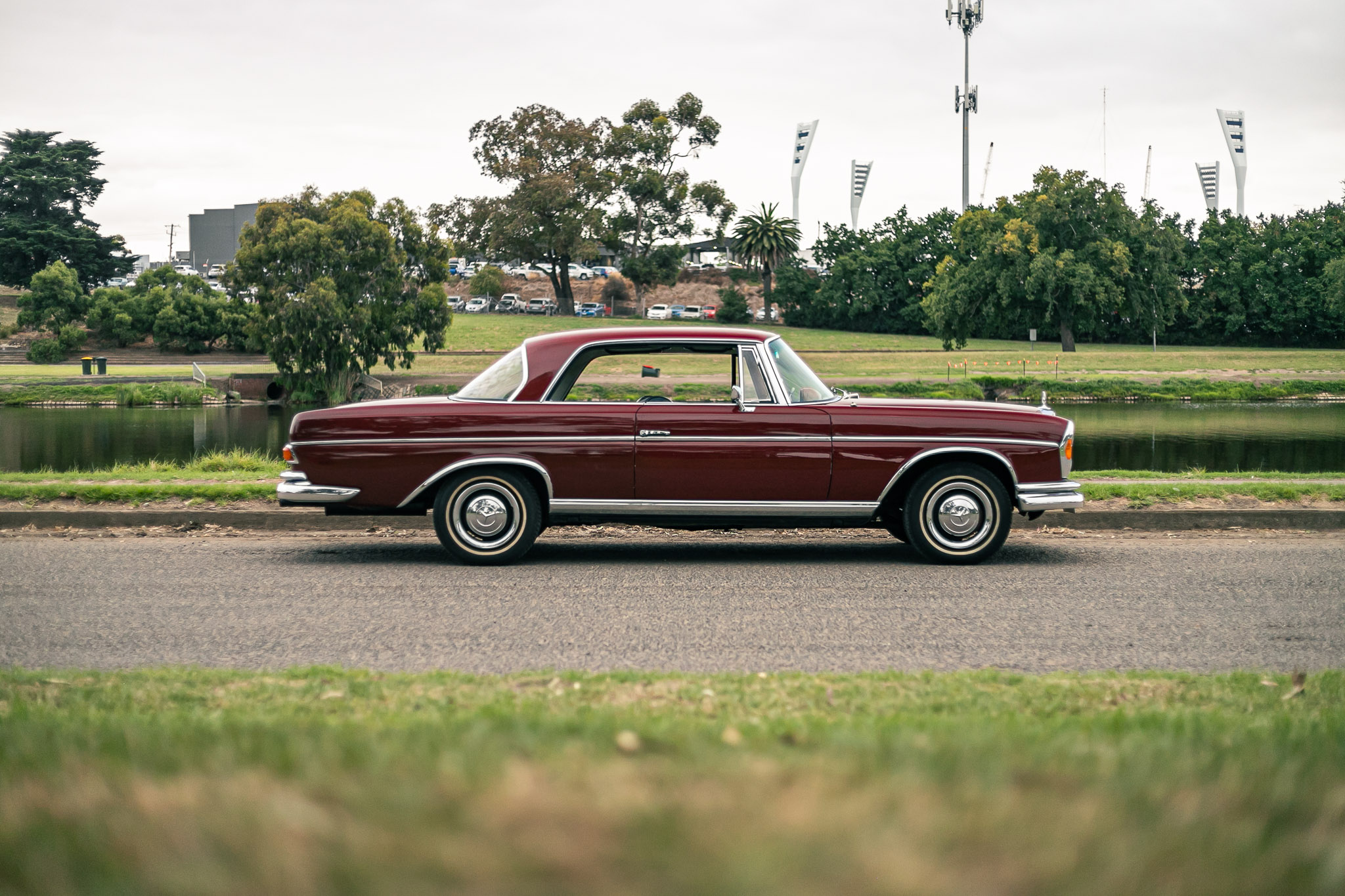 1967 MERCEDES-BENZ (W112) 300SE COUPE