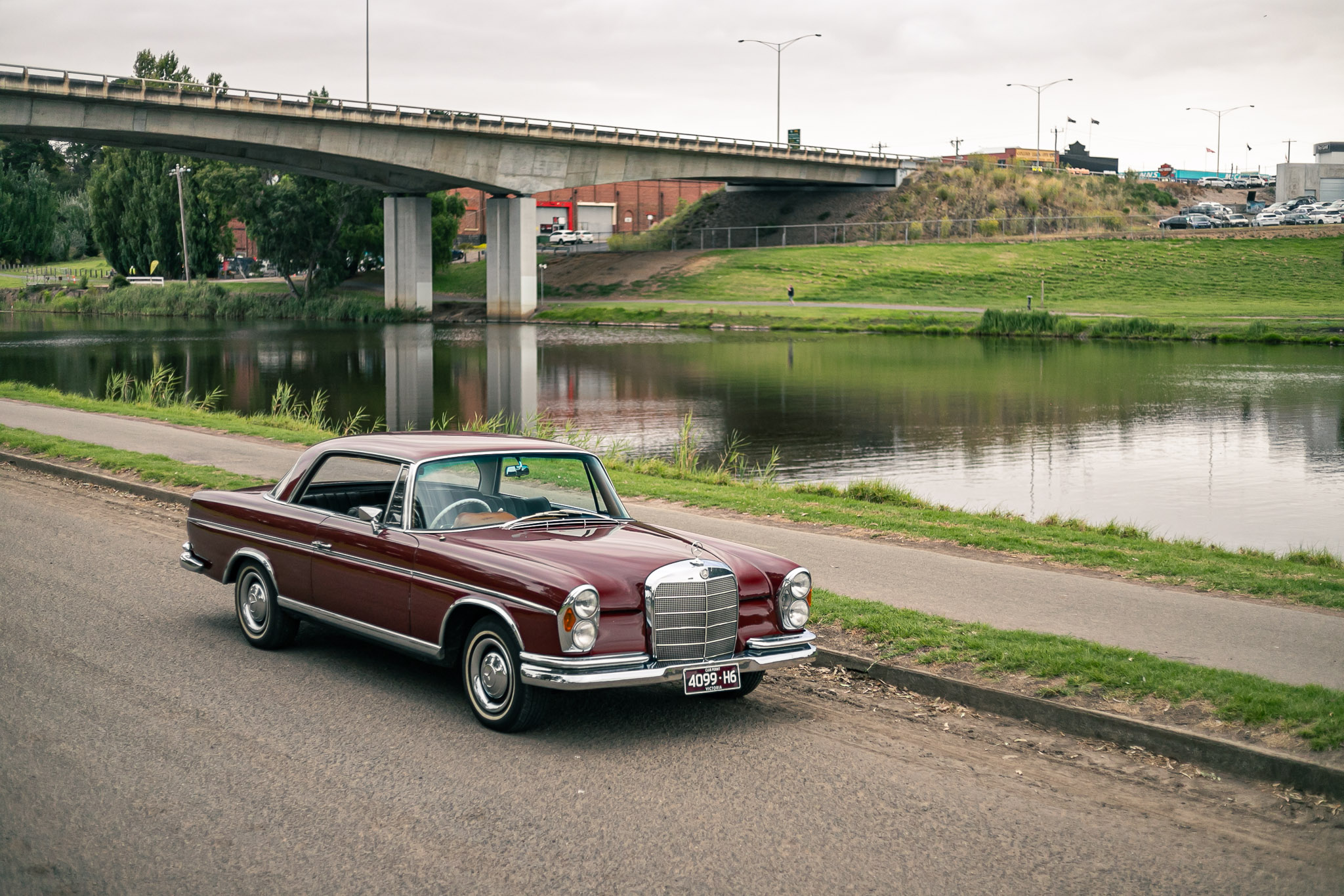 1967 MERCEDES-BENZ (W112) 300SE COUPE