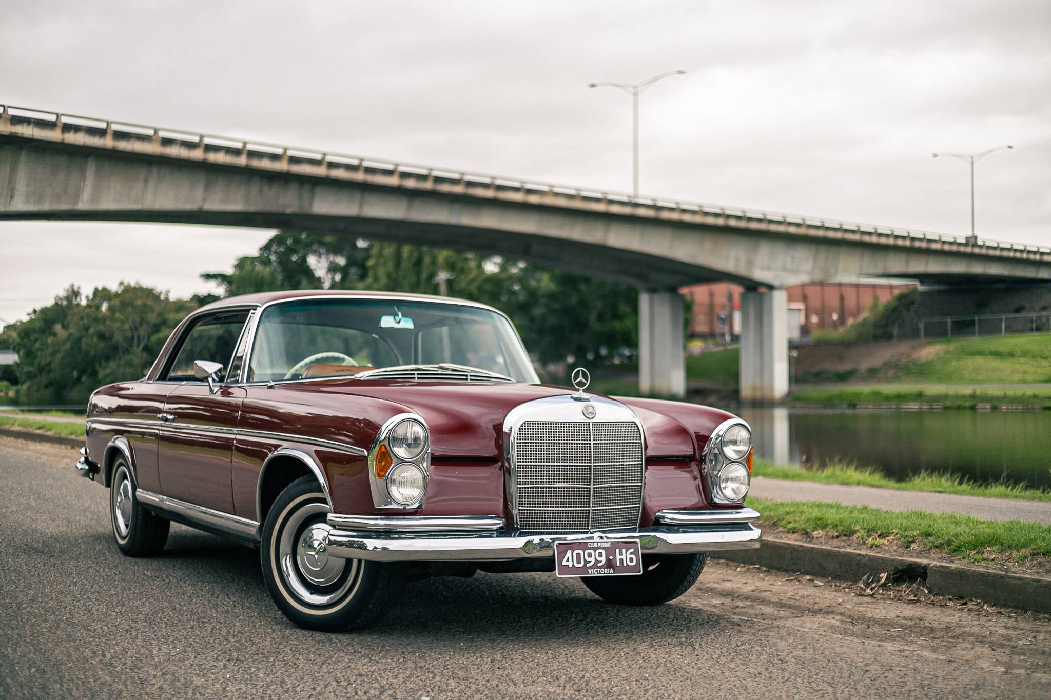 1967 MERCEDES-BENZ (W112) 300SE COUPE