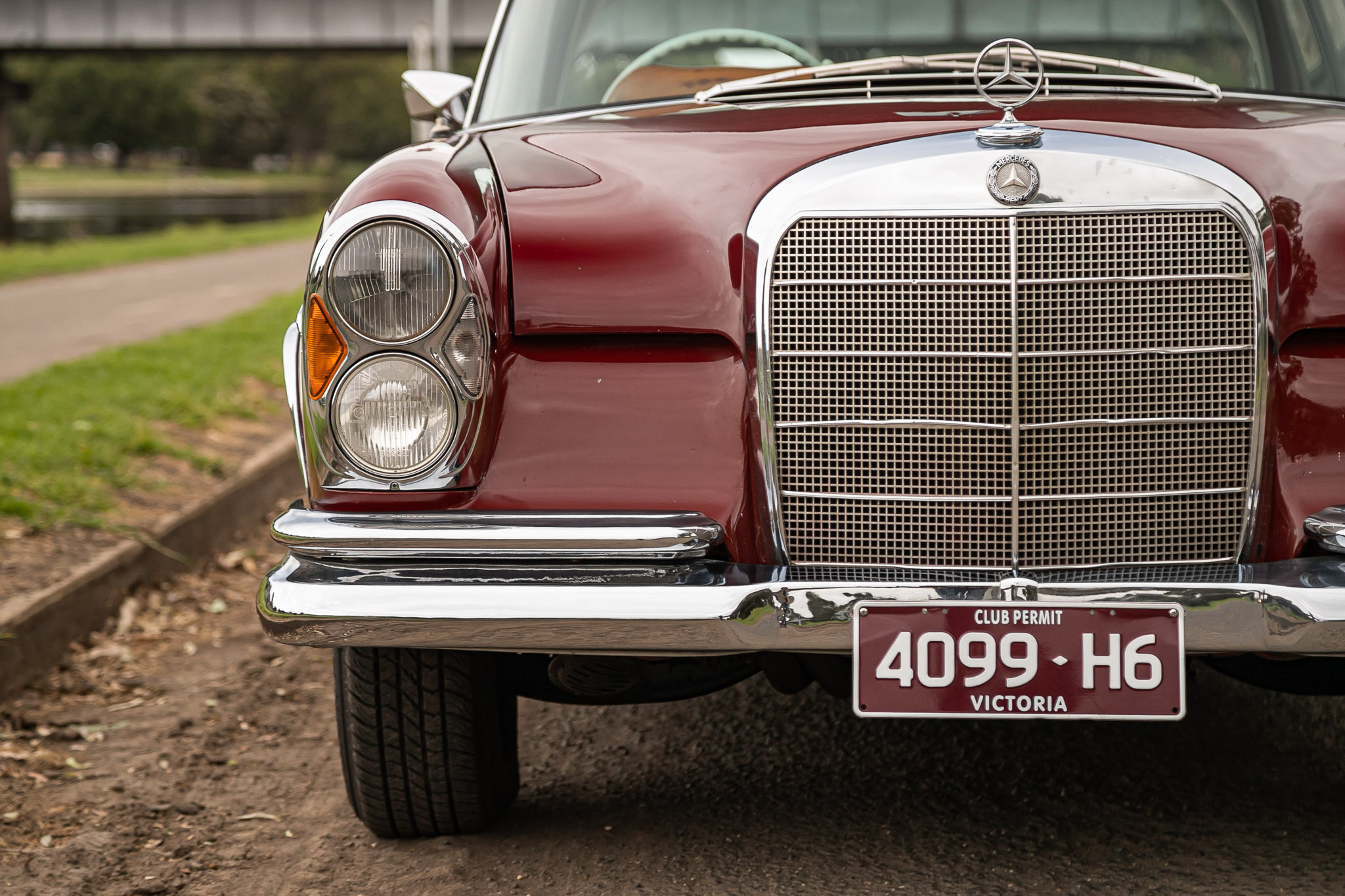 1967 MERCEDES-BENZ (W112) 300SE COUPE