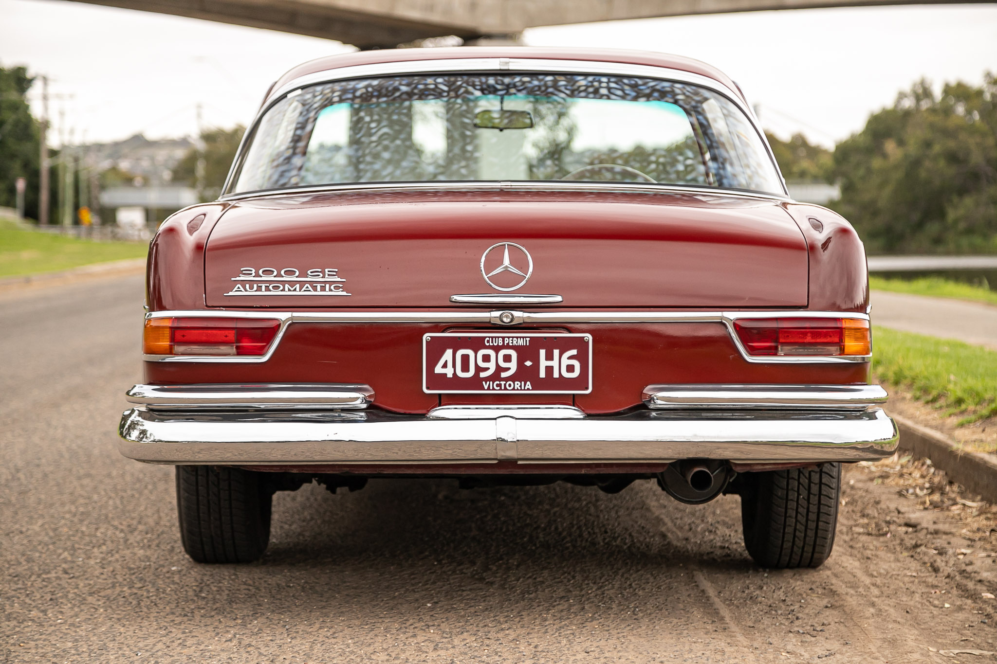 1967 MERCEDES-BENZ (W112) 300SE COUPE