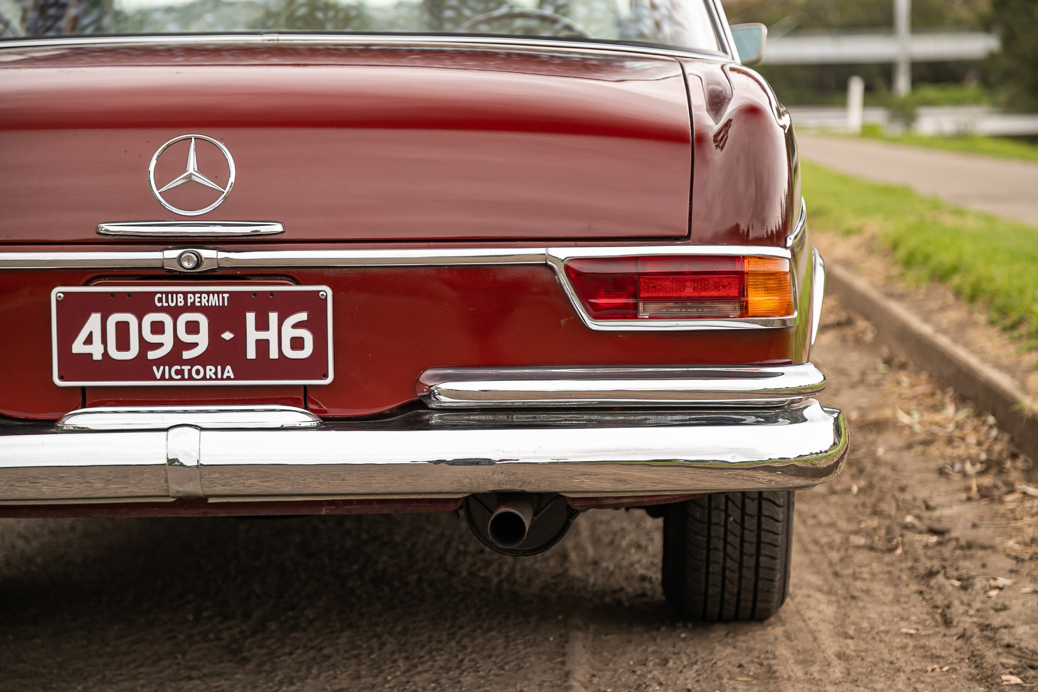 1967 MERCEDES-BENZ (W112) 300SE COUPE