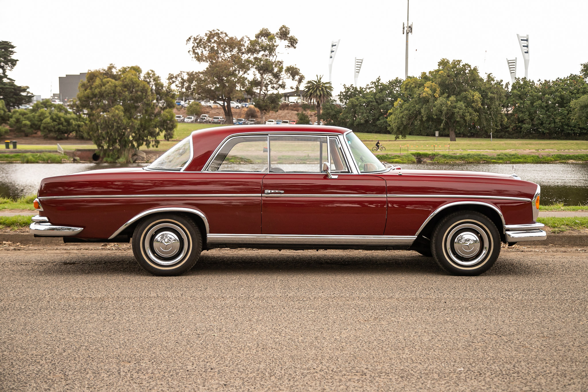 1967 MERCEDES-BENZ (W112) 300SE COUPE