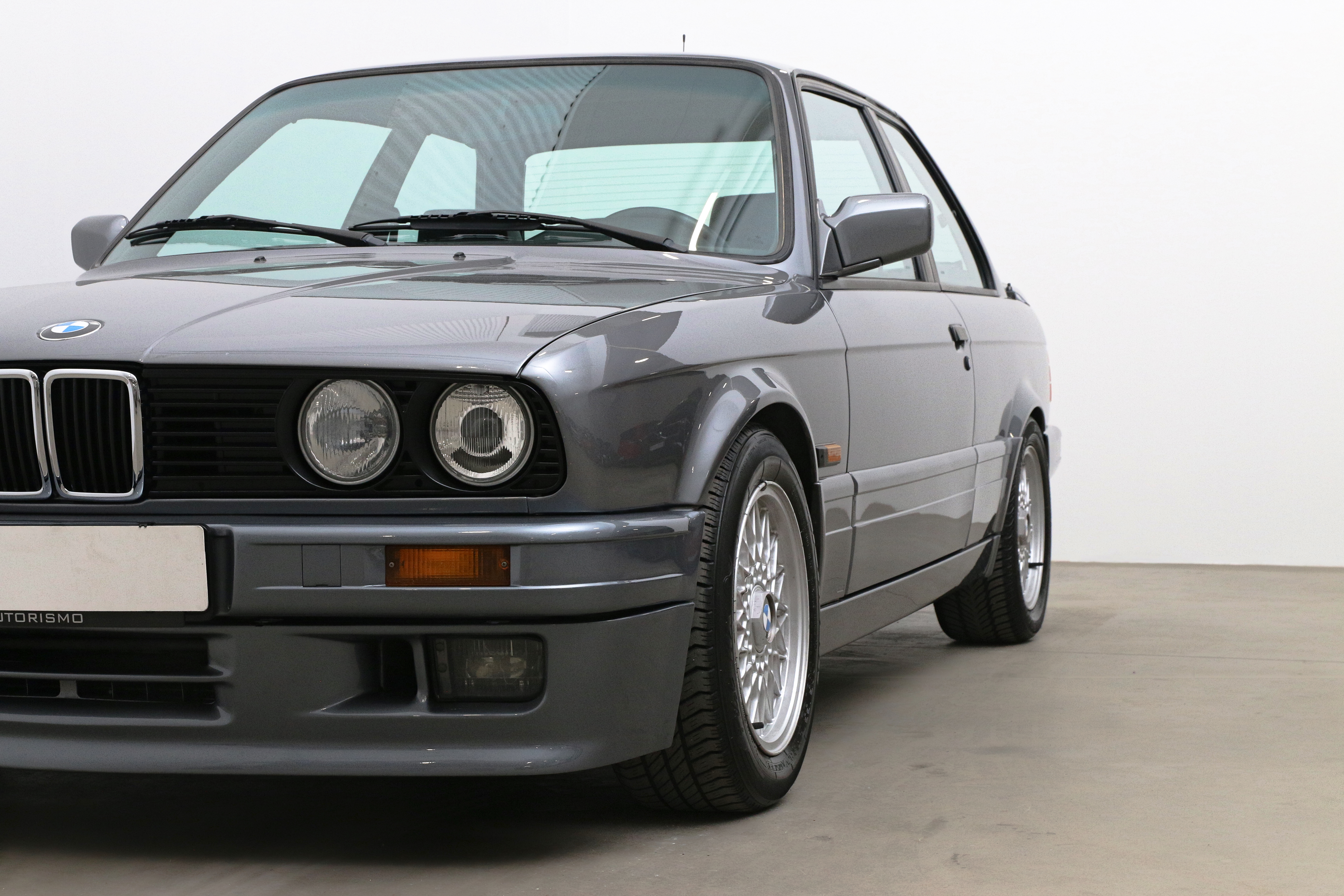 1990 BMW (E30) 320IS