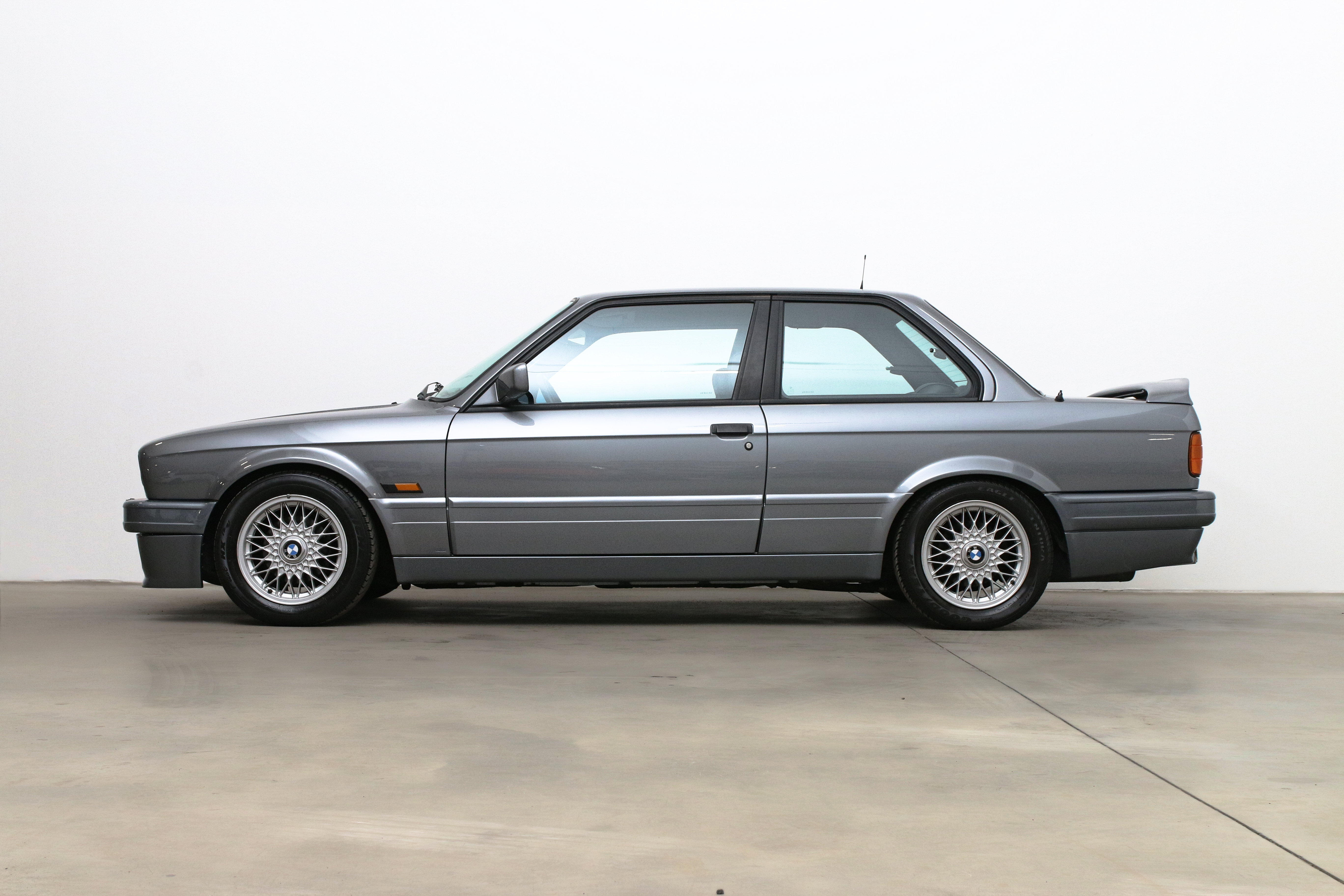 1990 BMW (E30) 320IS