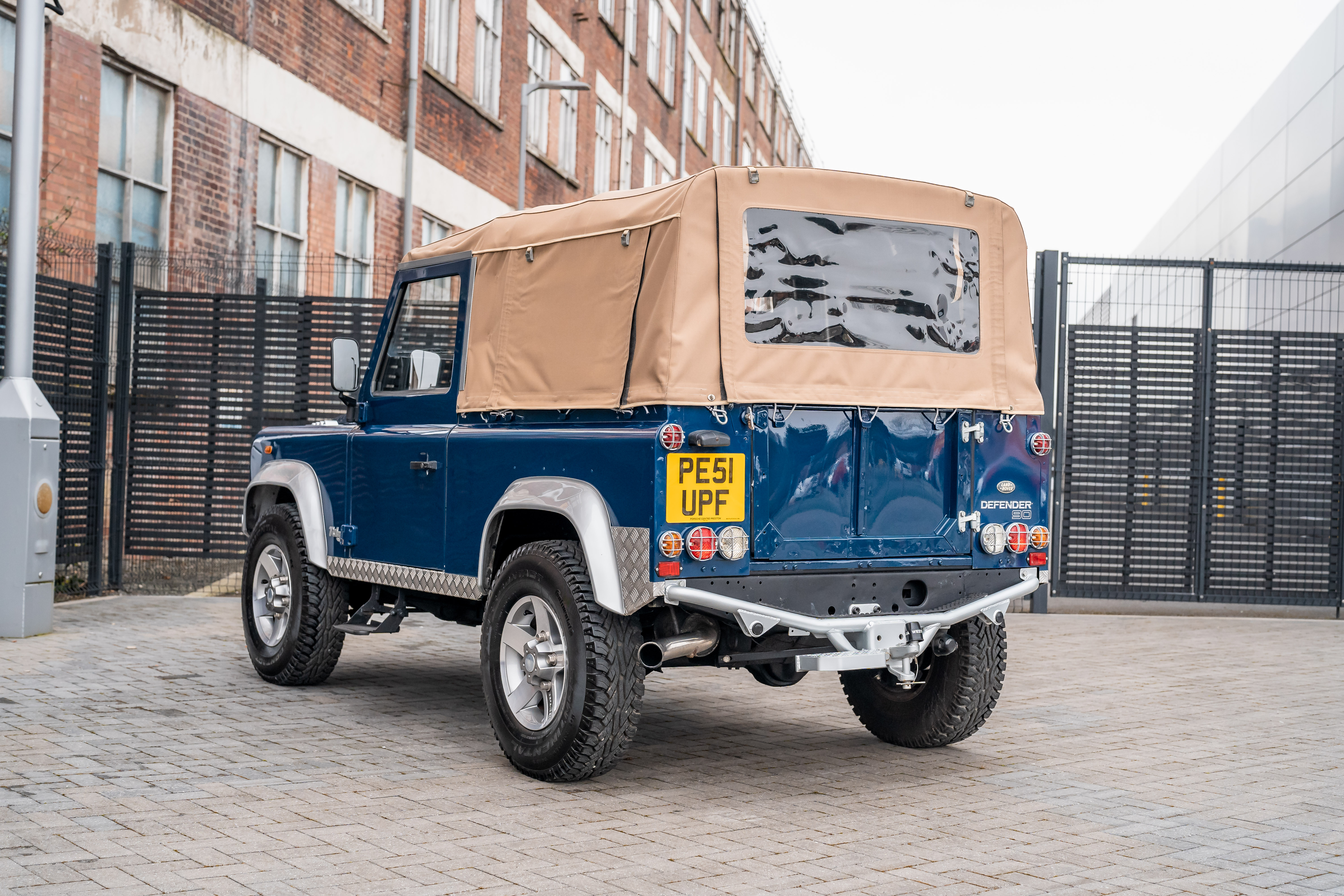 2002 LAND ROVER DEFENDER 90 TD5 PICK UP
