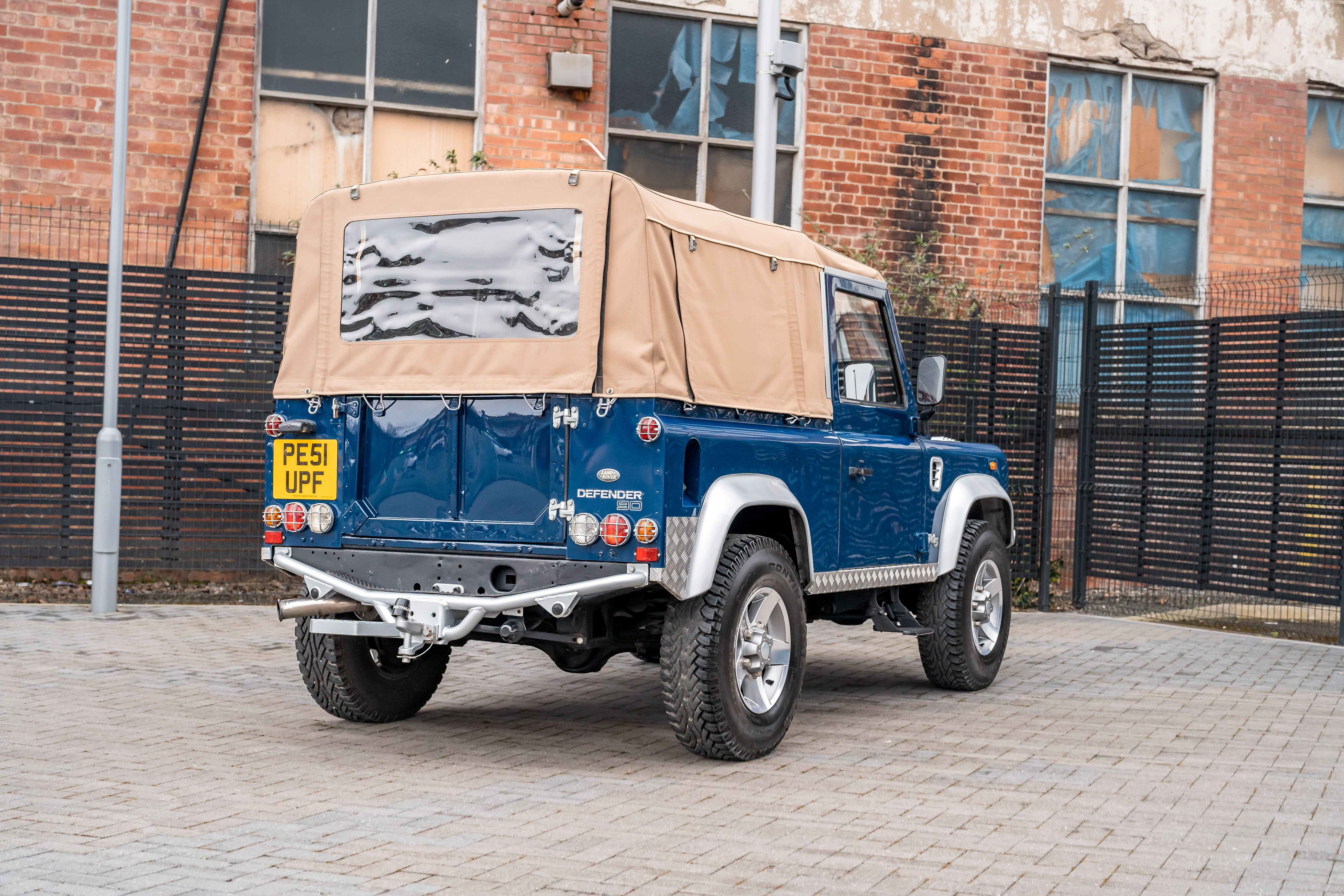 2002 LAND ROVER DEFENDER 90 TD5 PICK UP