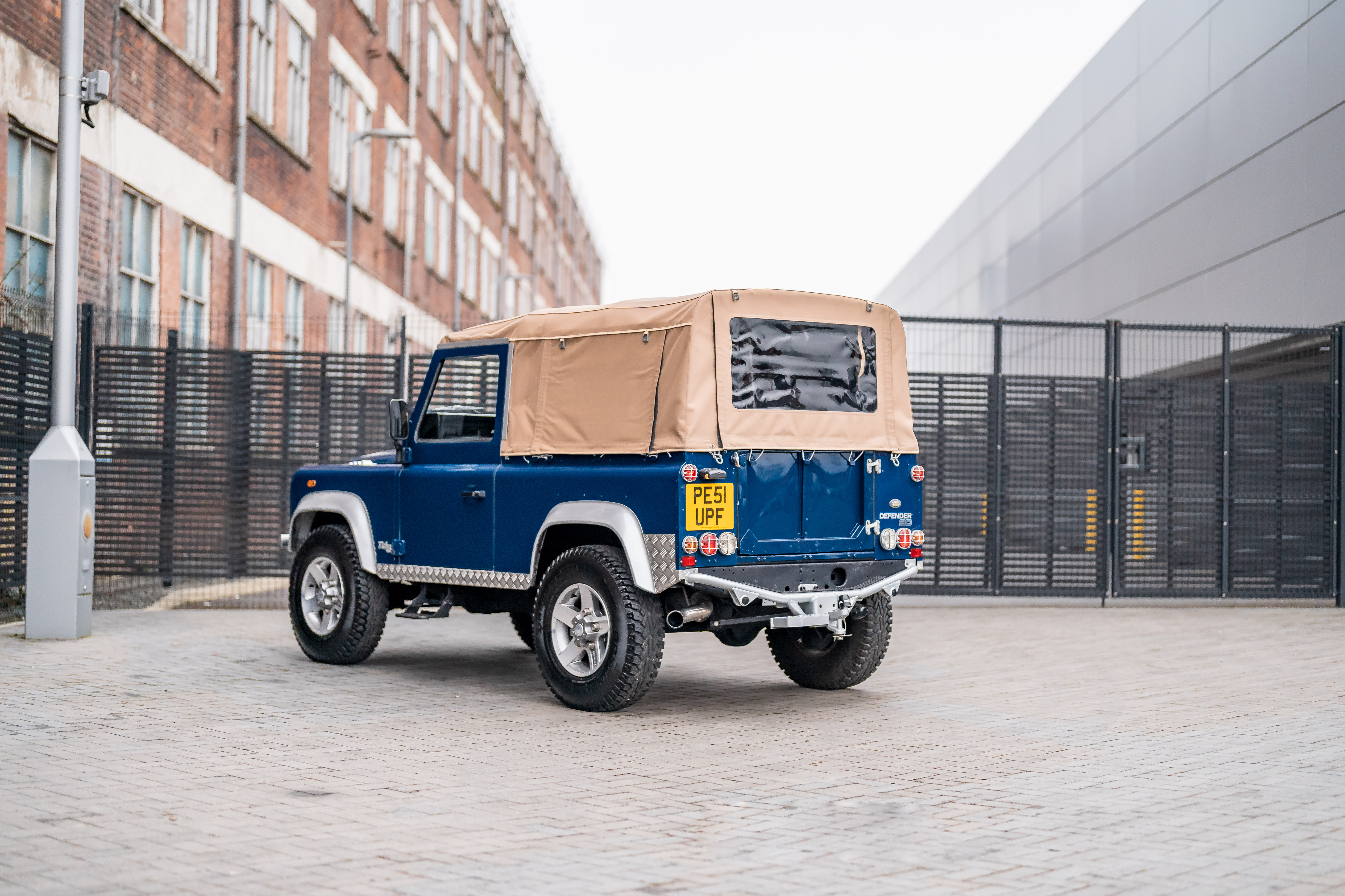 2002 LAND ROVER DEFENDER 90 TD5 PICK UP