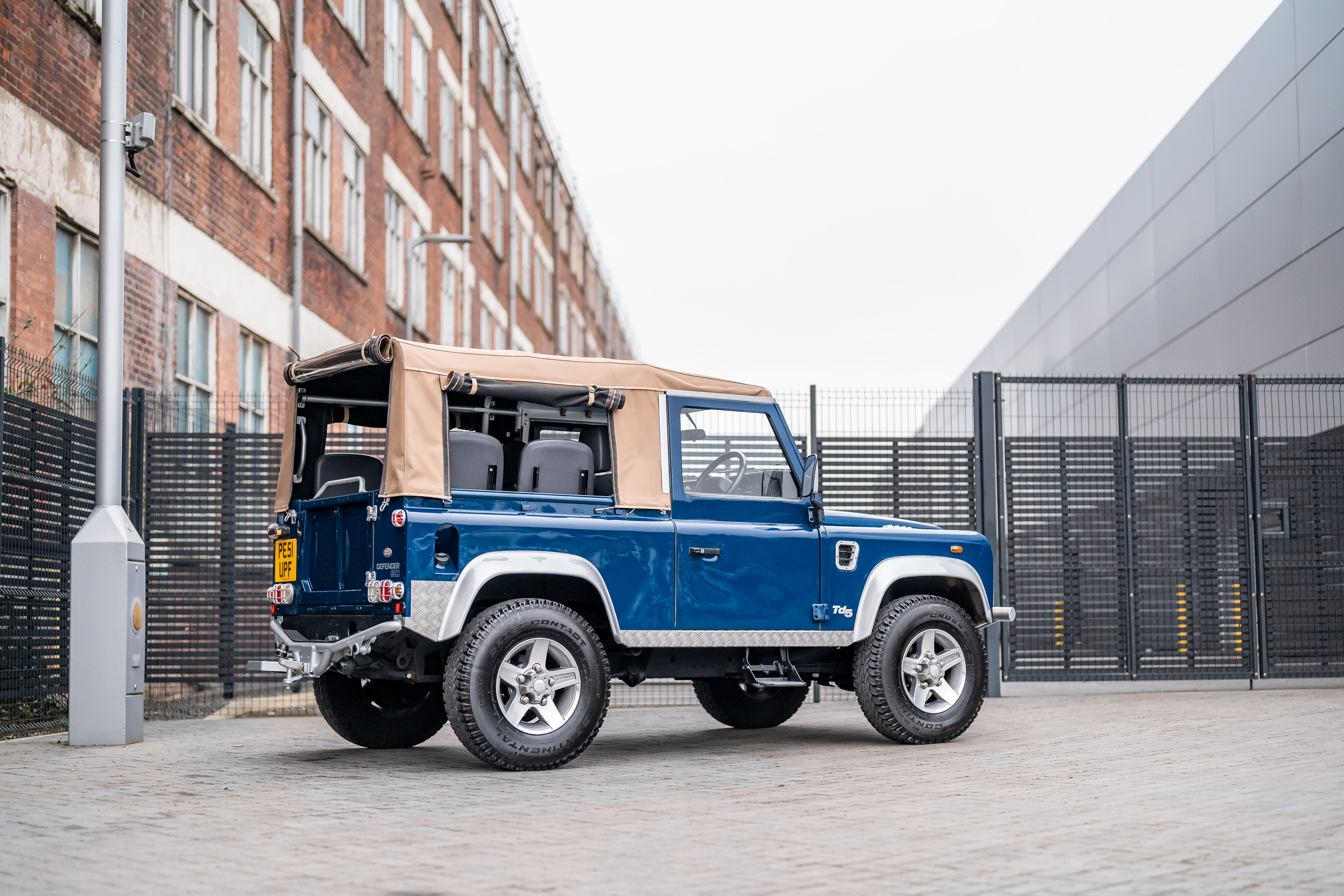 2002 LAND ROVER DEFENDER 90 TD5 PICK UP